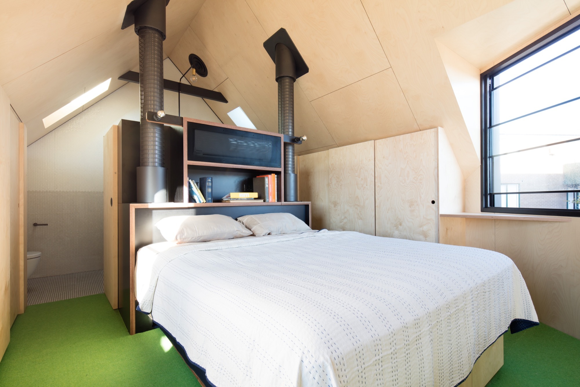 Gallery of The Acute House / OOF! architecture - 10