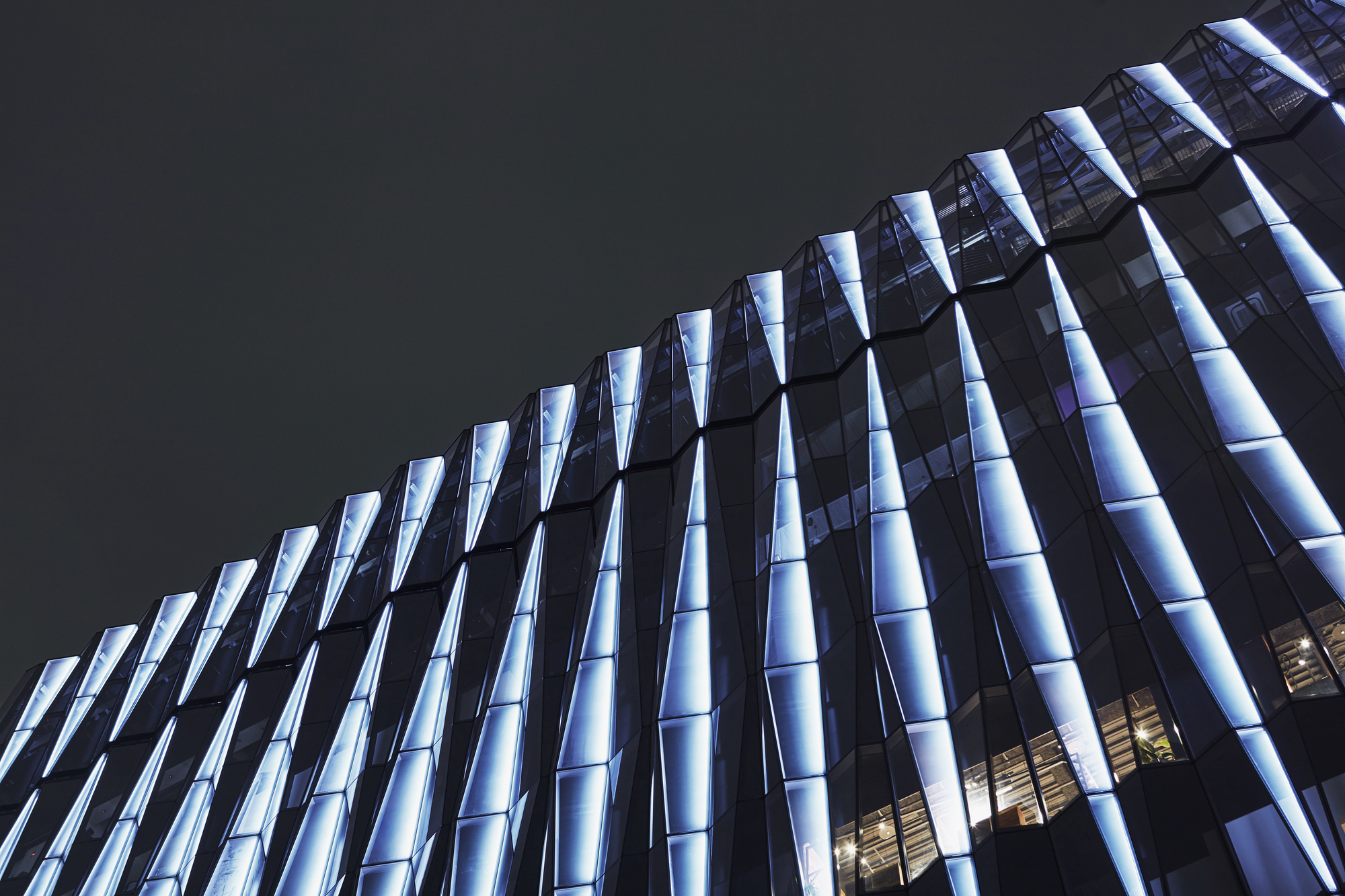 Gallery of Tokyu Plaza Ginza / Nikken Sekkei - 11