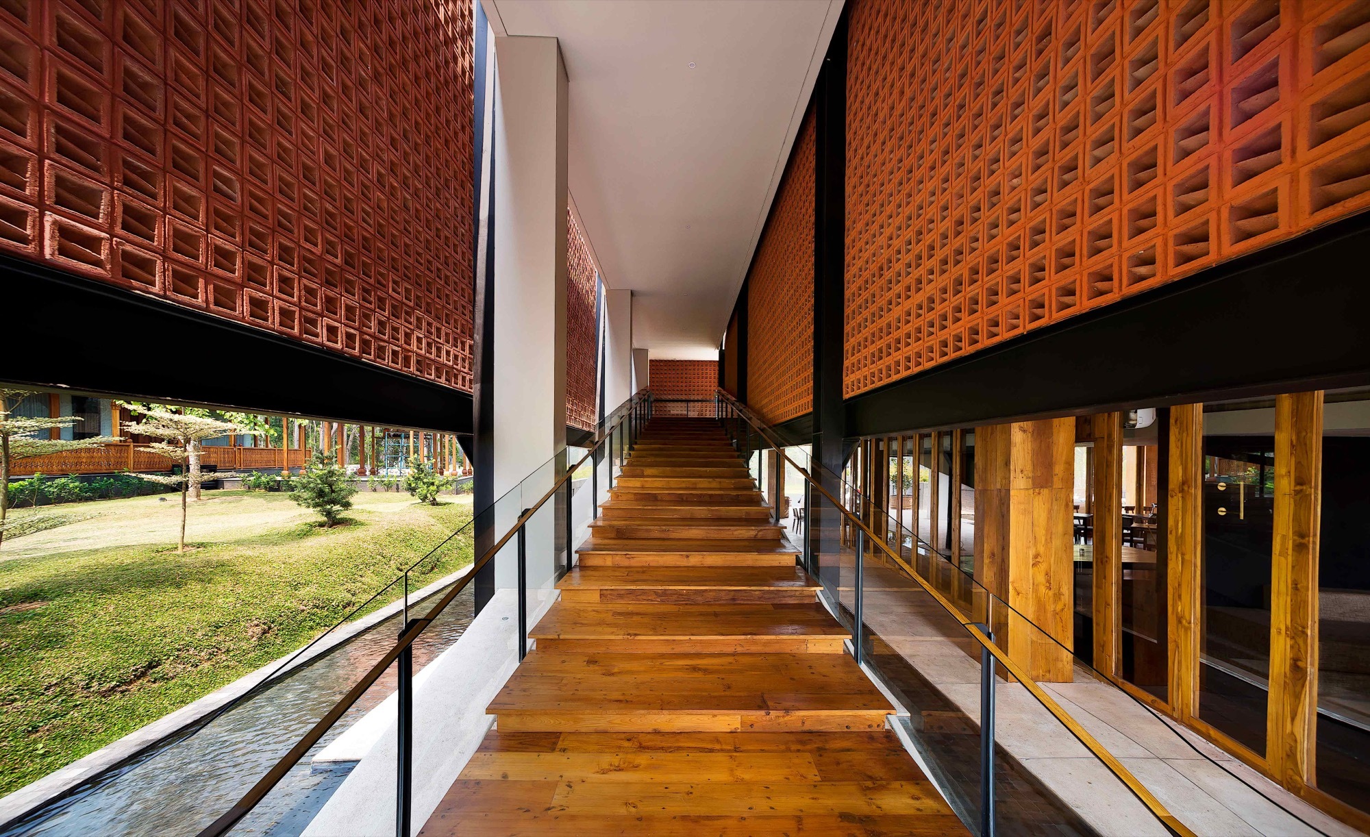 Gallery of Djati Lounge & Djoglo Bungalow / MINT-DS - 11