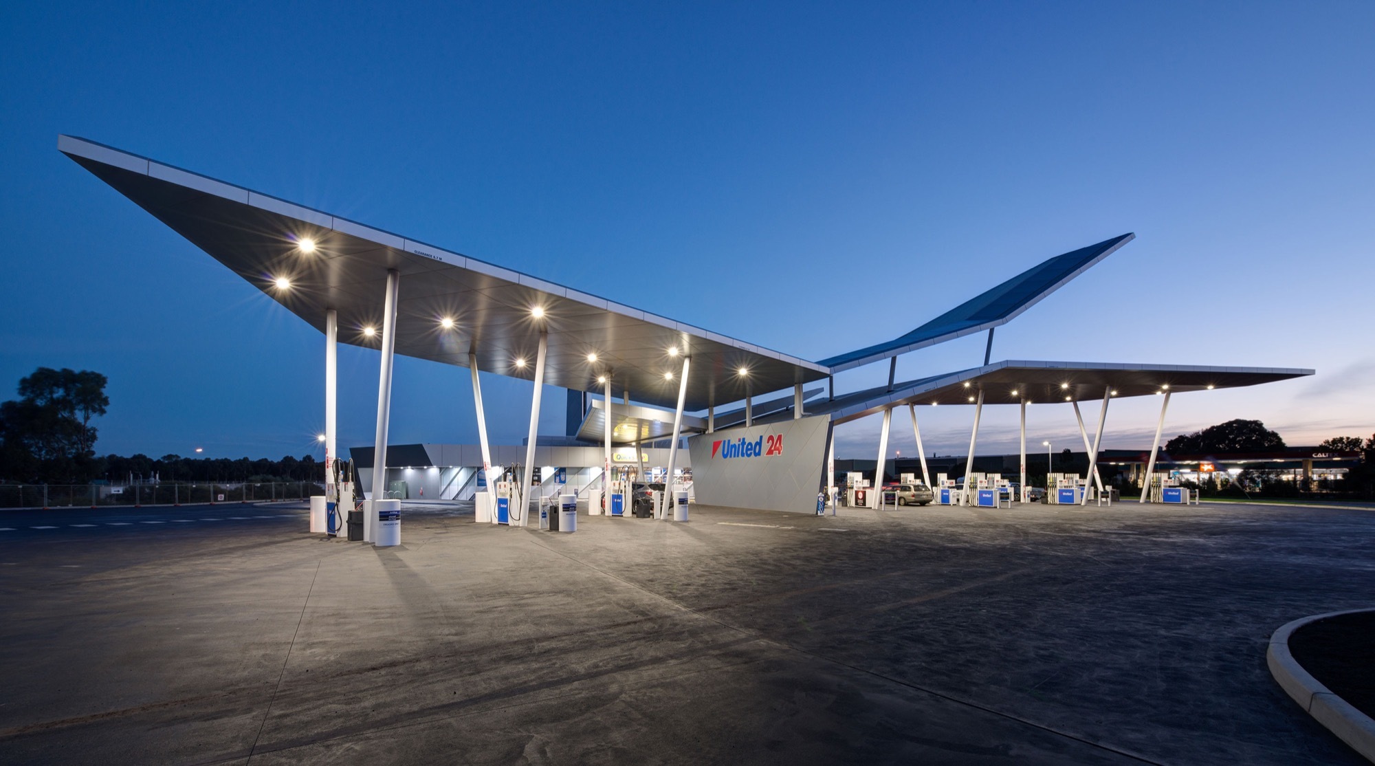 Gallery of United Petroleum / Peddle Thorp Architects - 8