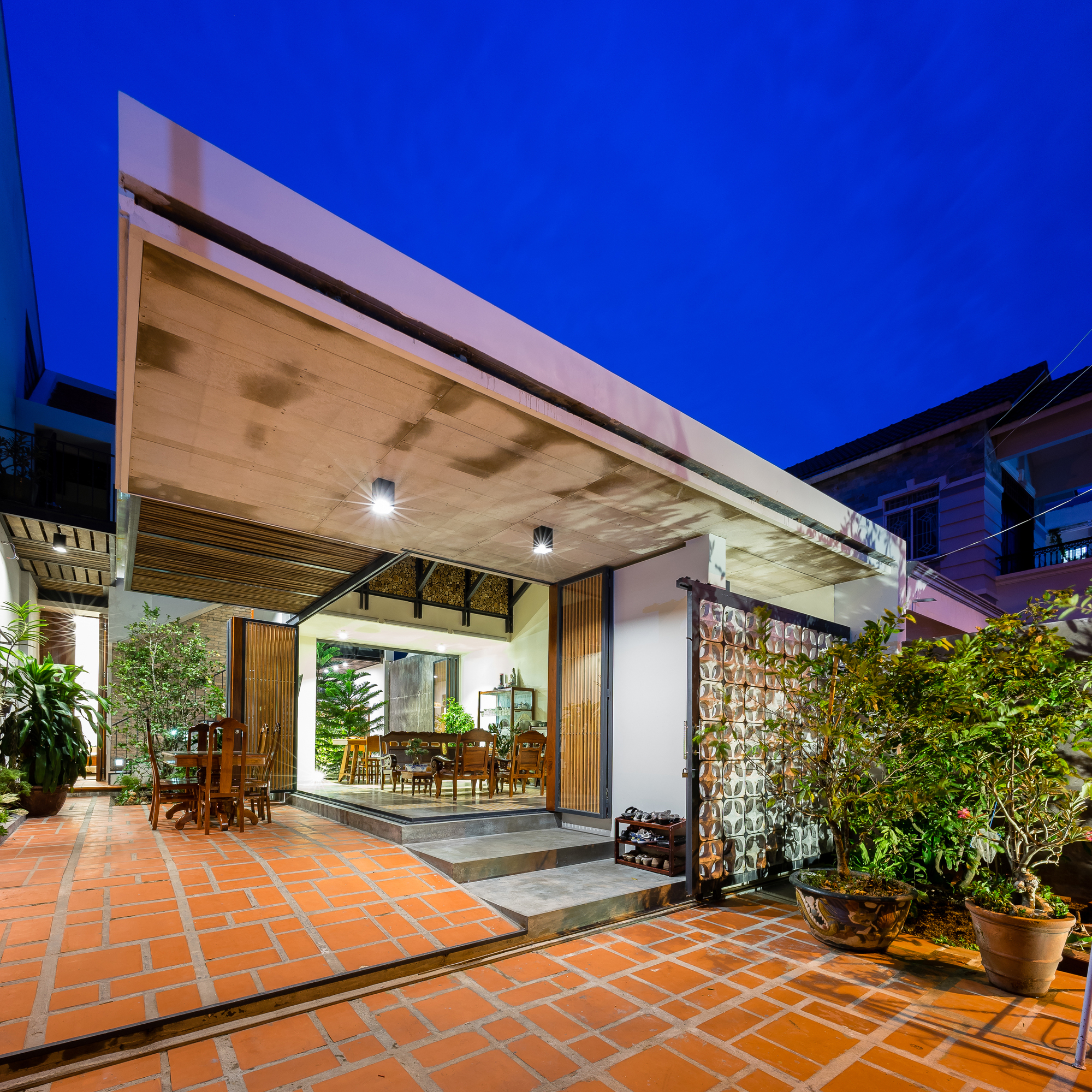 Gallery of Half Roof House / AD+ studio - 8