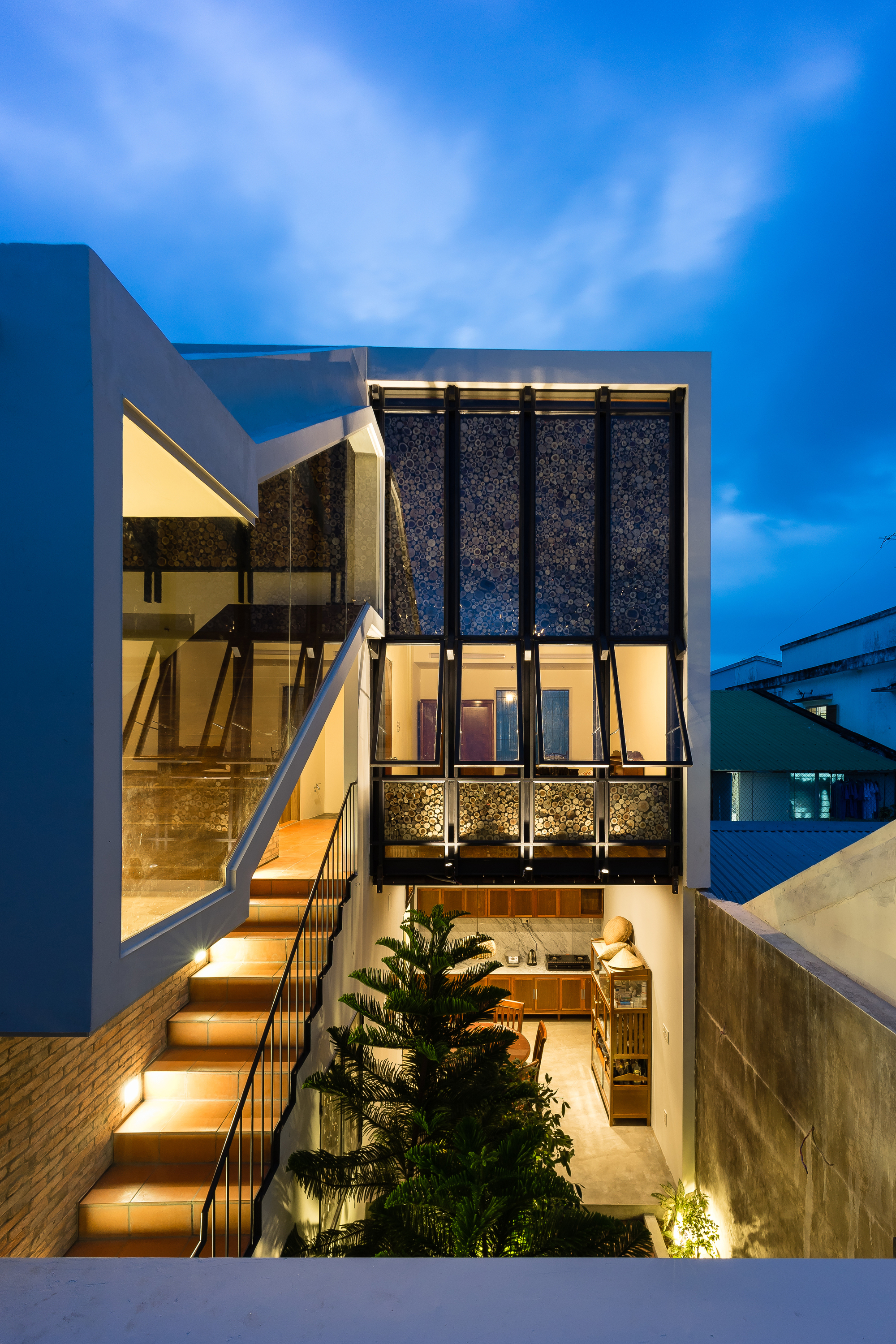 Half Roof House / AD+ studio | ArchDaily