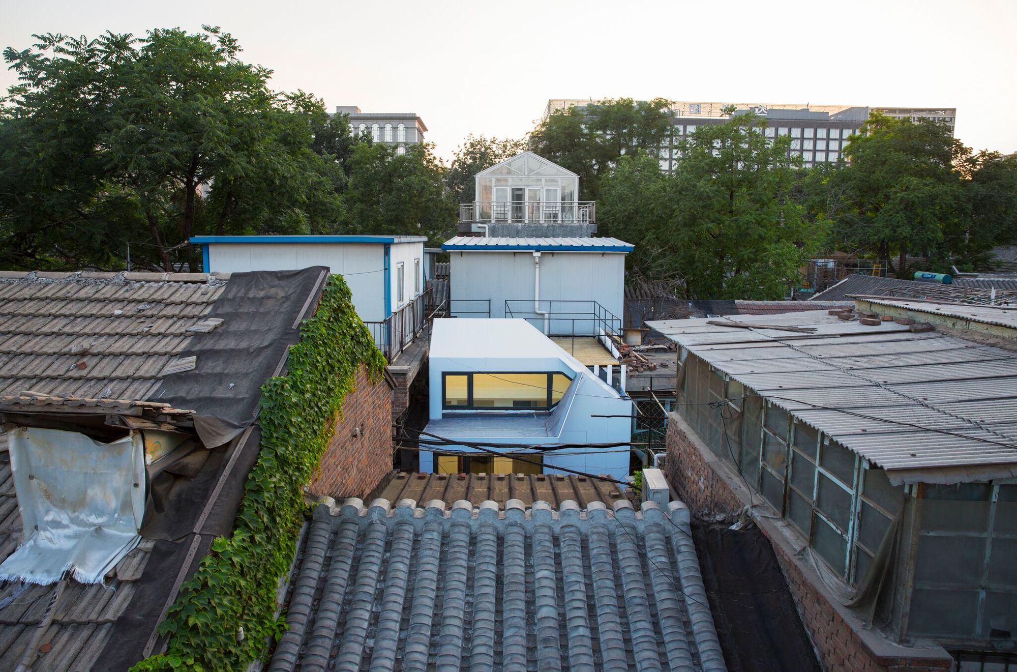 Gallery of Mrs. Fan's Plugin House / People's Architecture Office - 6
