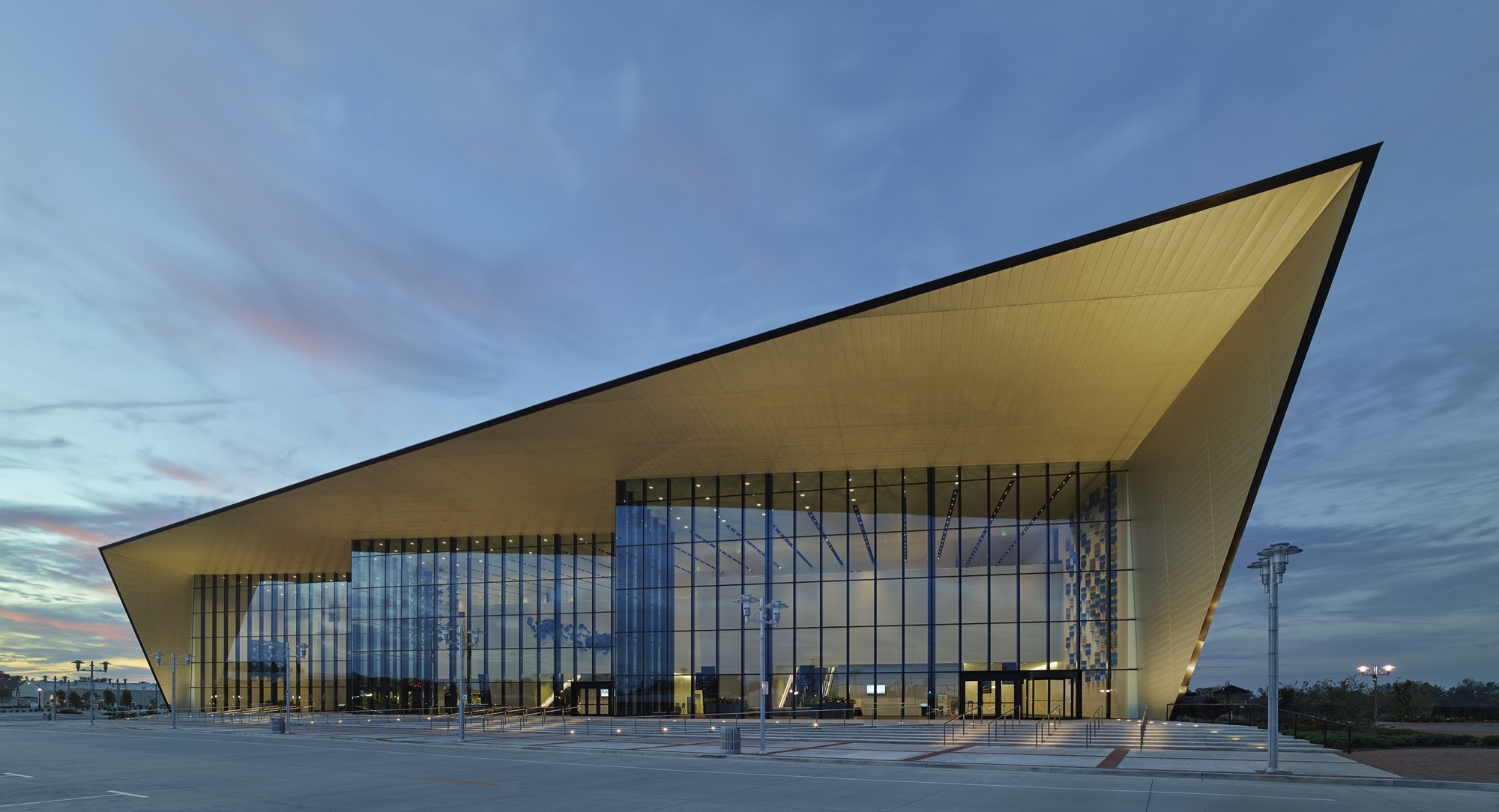 Gallery of Owensboro-Davies County Convention Center / Trahan ...