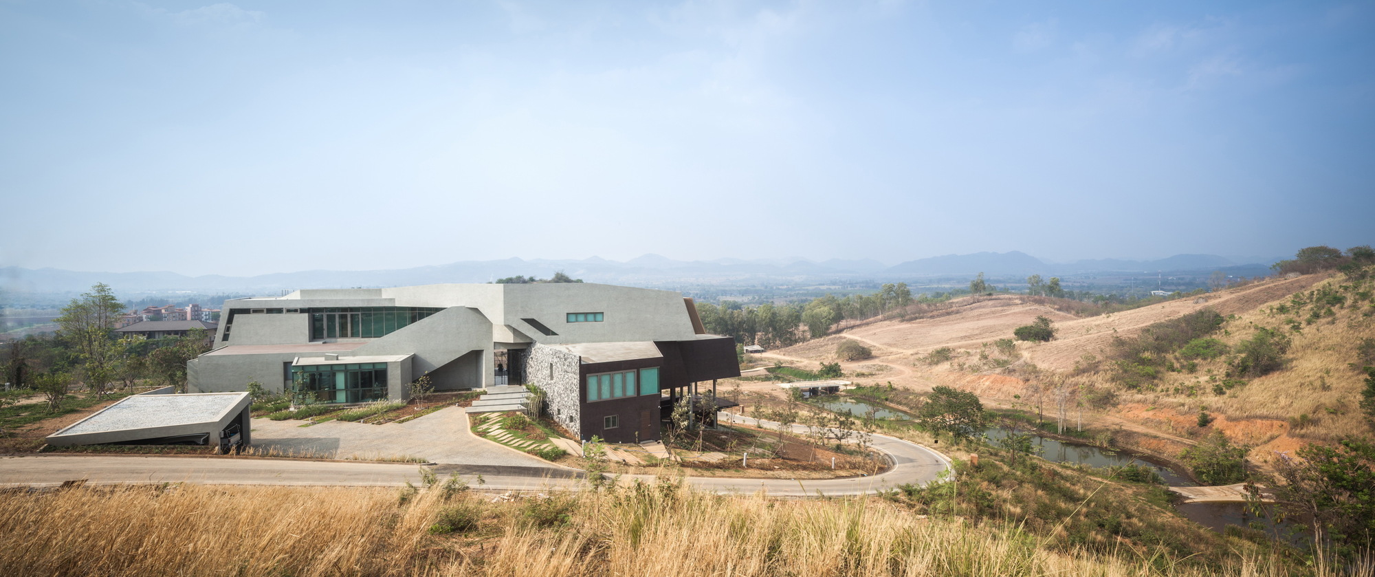 Gallery of Overlapping House / VaSLab Architecture - 4