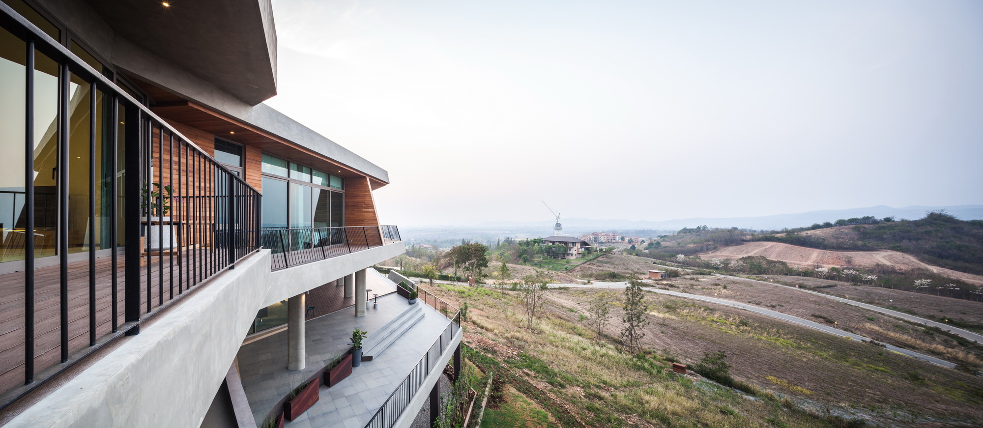 Gallery of Overlapping House / VaSLab Architecture - 25