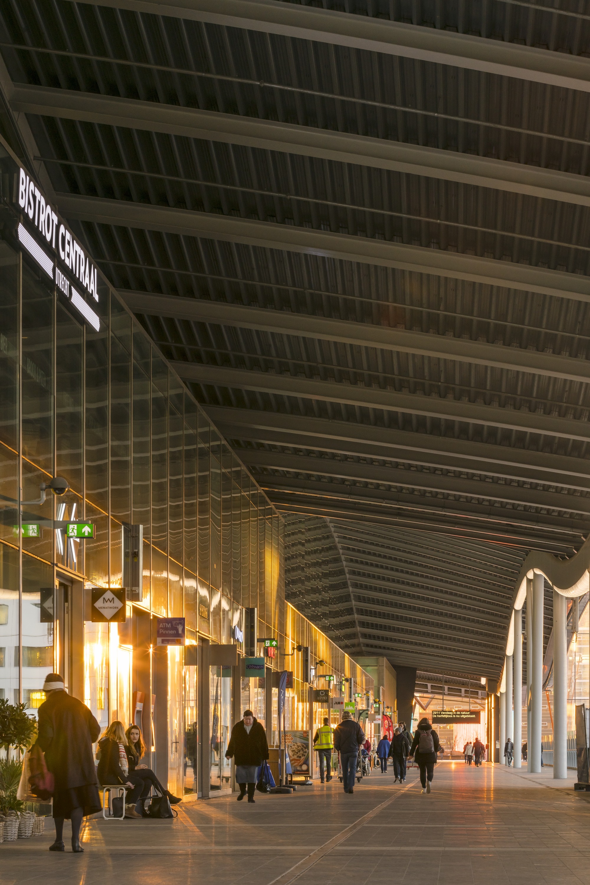 Gallery of Utrecht Central Station / Benthem Crouwel Architects - 11