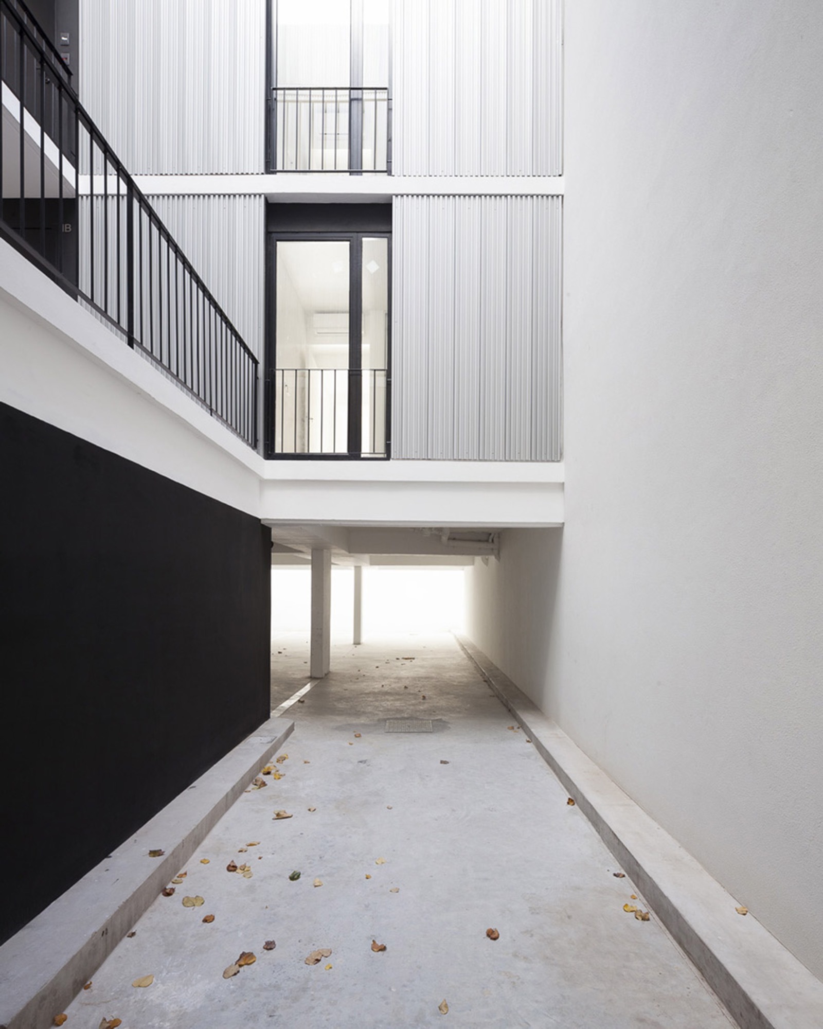 Galería de Edificio ZLA / Estudio BaBO - 3