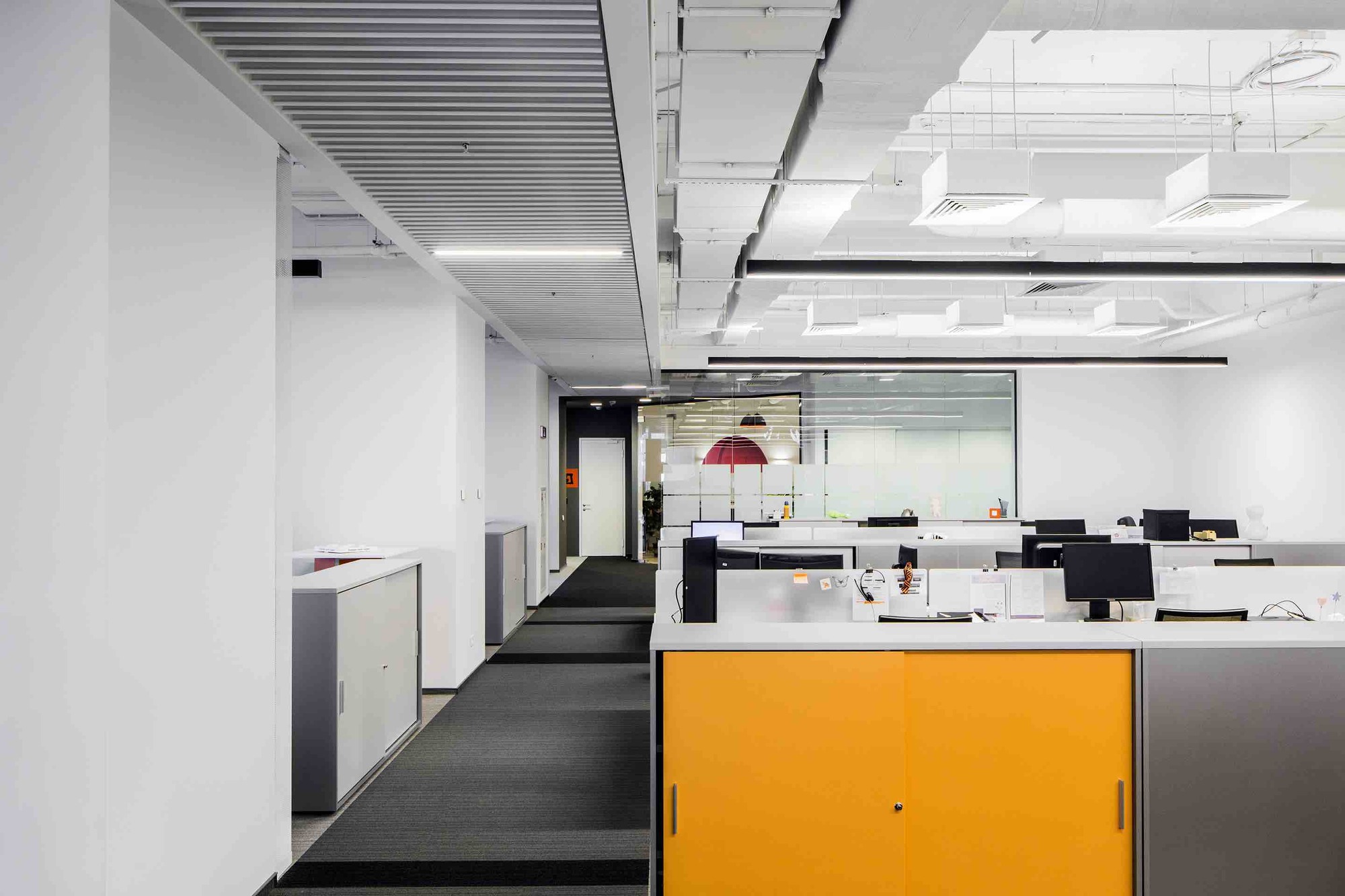 Gallery of Orange Business Services Office / T+T Architects - 5