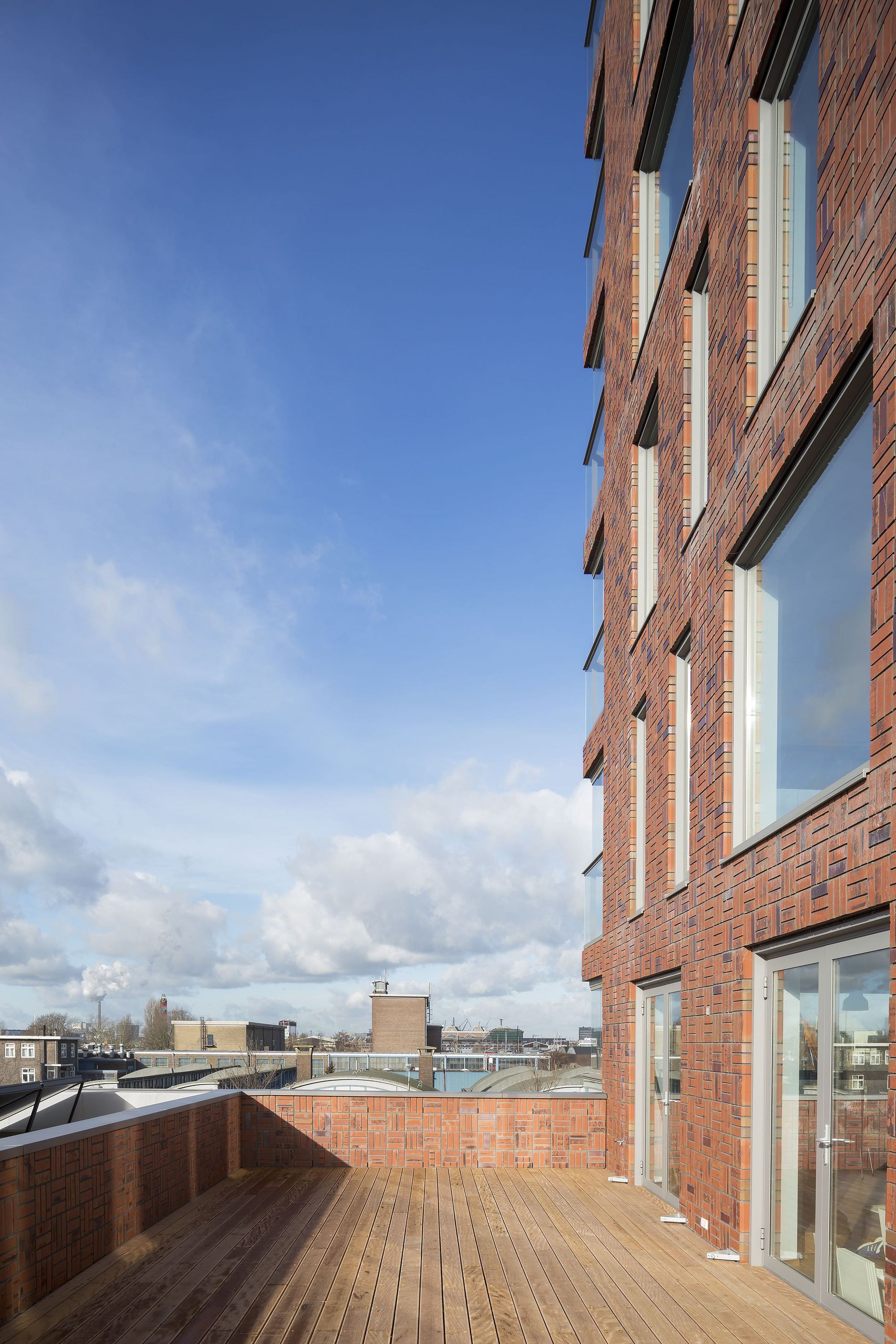 Gallery of Docklands / Marcel Lok Architect - 15