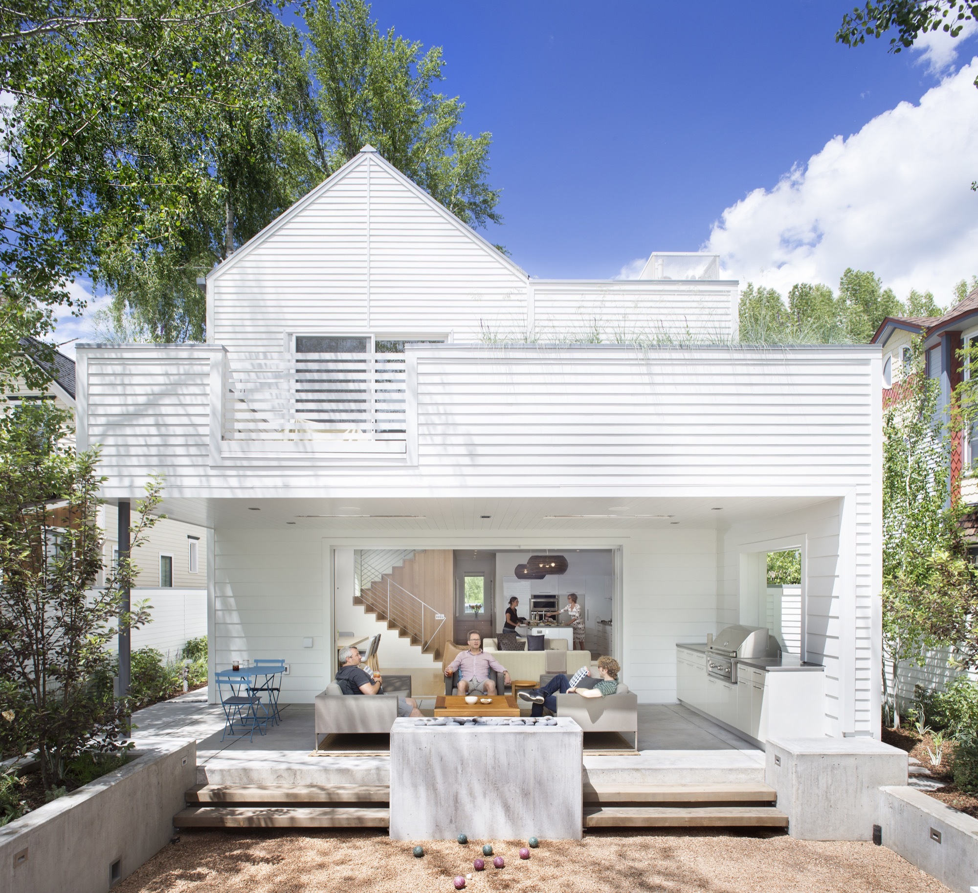 Game On / Rowland+Broughton Architecture | ArchDaily