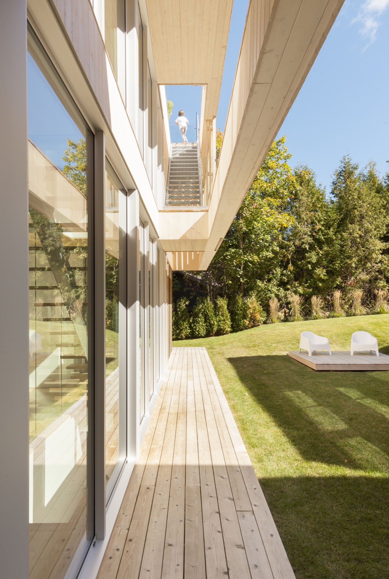 Gallery of La Grande Passerelle / Atelier Pierre Thibault - 11