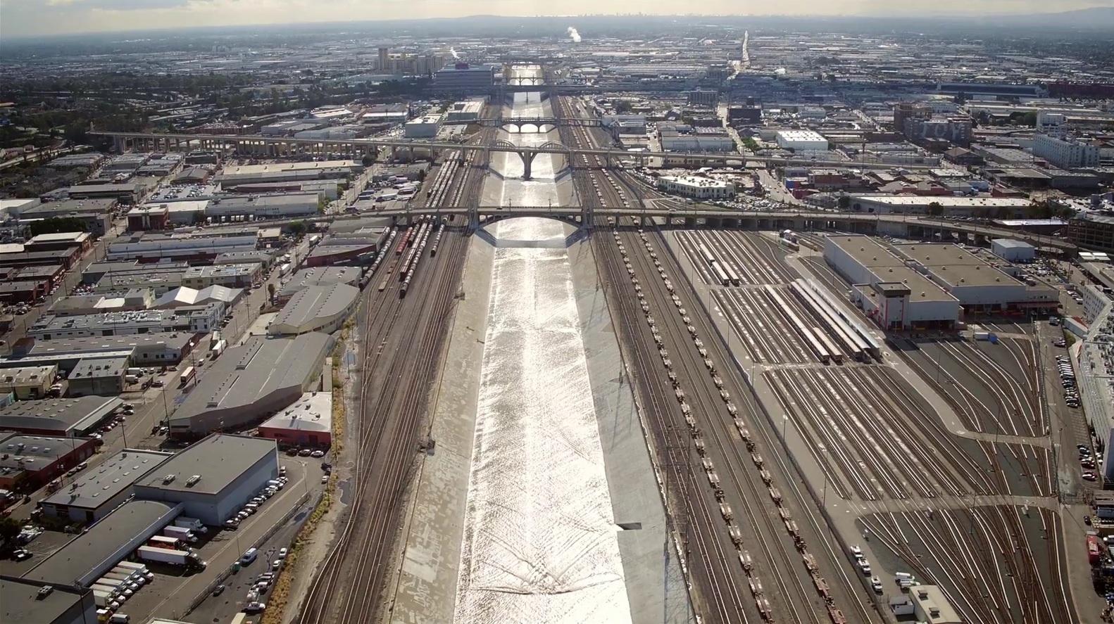 Gallery of This Spectacular Aerial Video Shows the Whole LA River ...