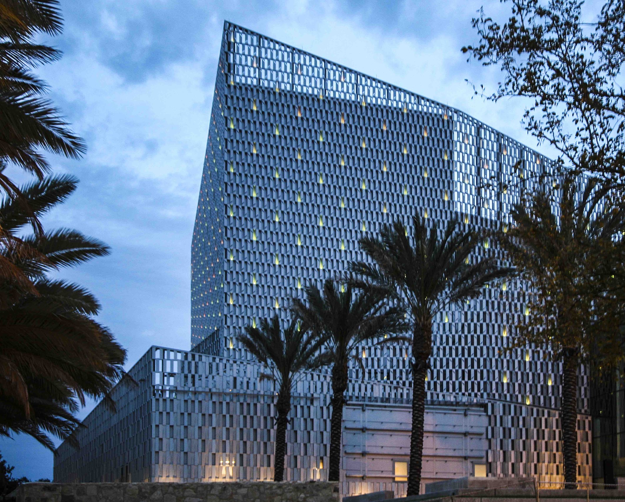 Gallery of Tobin Center for the Performing Arts / LMN + Marmon Mok - 20