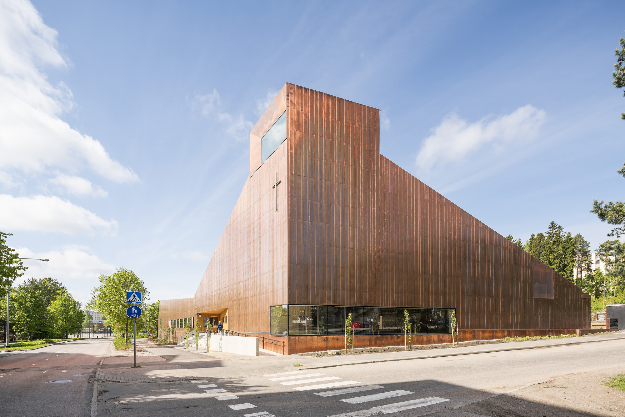 Suvela Chapel / OOPEAA | ArchDaily