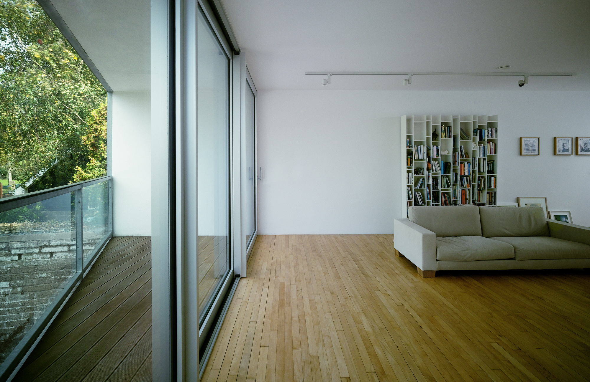 Gallery of Folding House / A2 Architects - 13