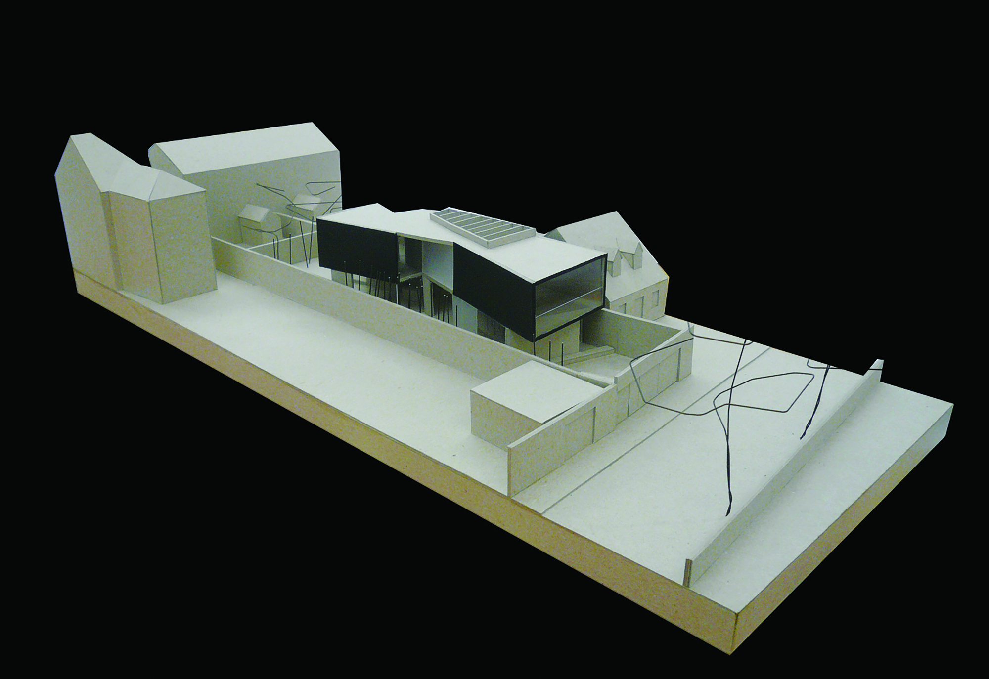 Gallery of Folding House / A2 Architects - 16