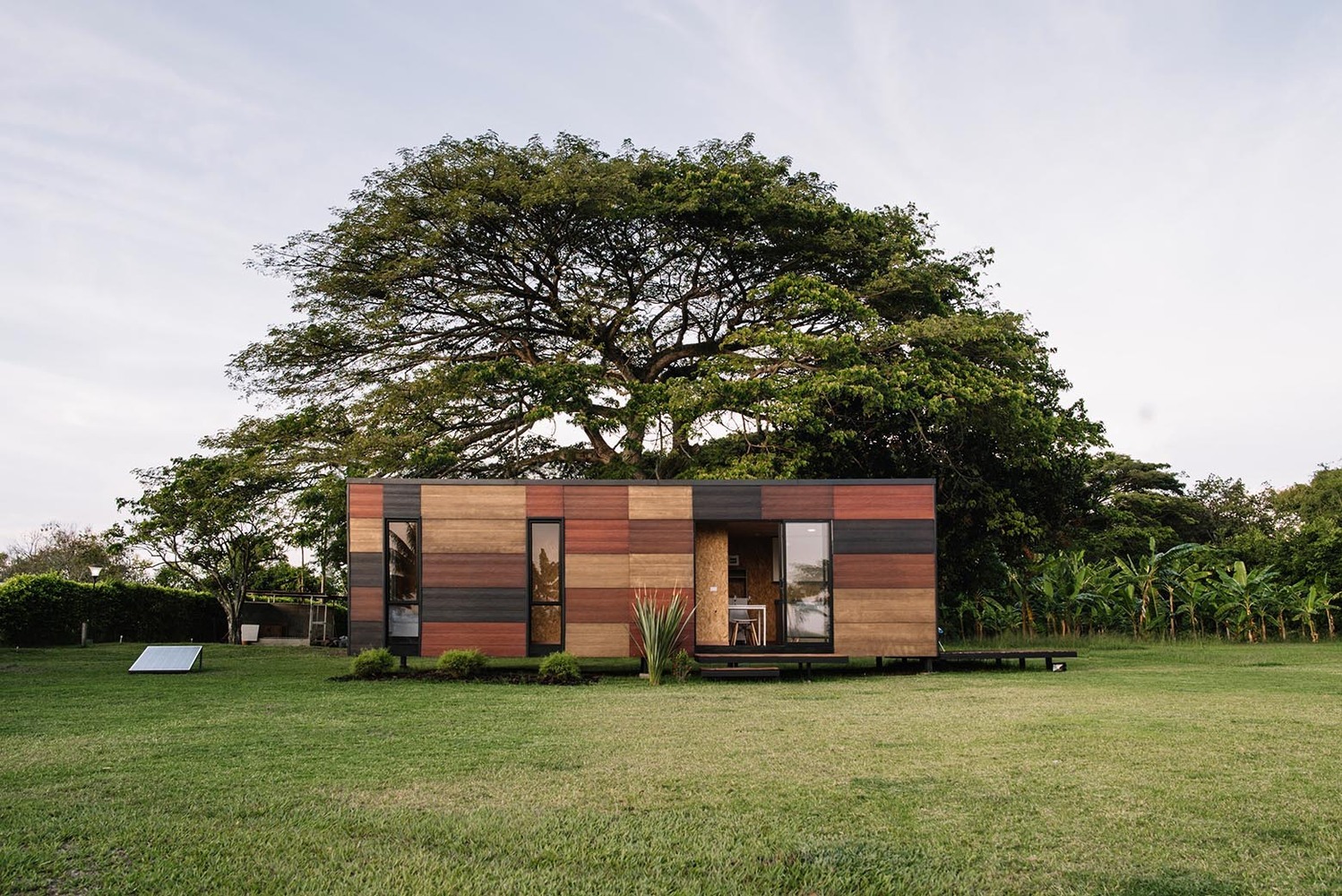 Galeria de 10 projetos de arquitetura leve, modular e adaptável na ...
