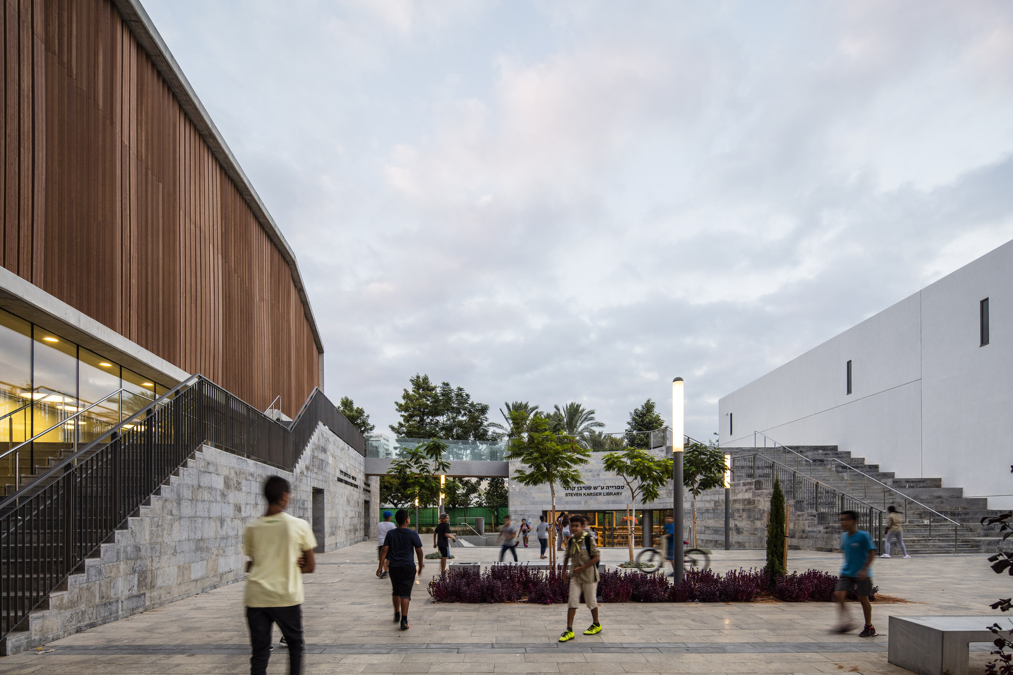 Gallery of Rehovot Community Center / Kimmel Eshkolot Architects - 2