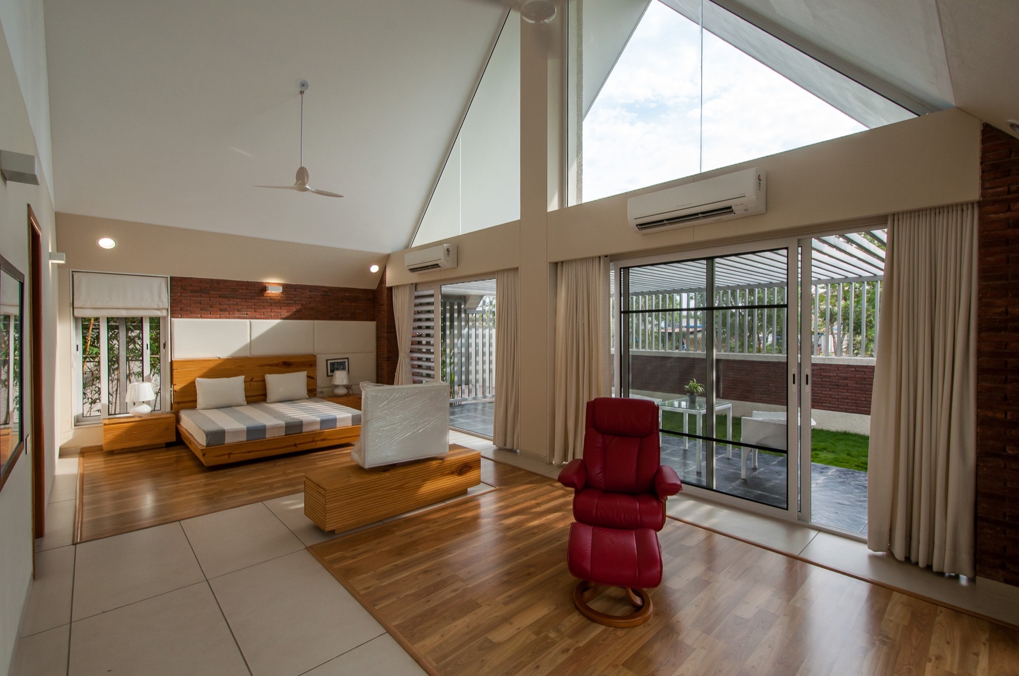 Gallery of The APEX House / Design Buro Architects - 5