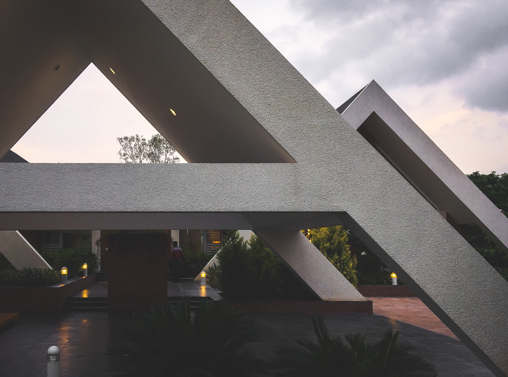 Gallery of The APEX House / Design Buro Architects - 10