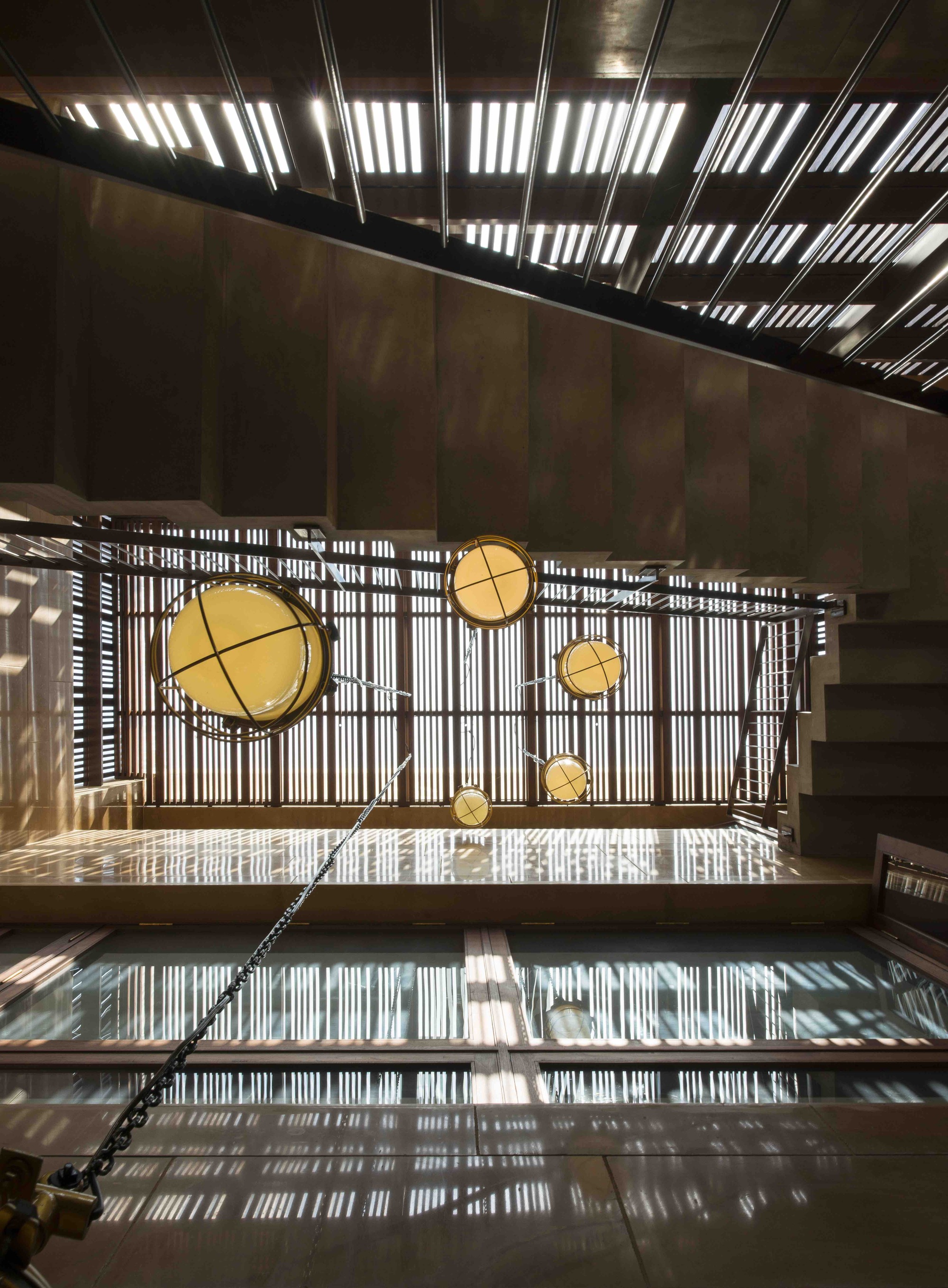 Gallery of MANDVI House / SPASM Design Architects - 16