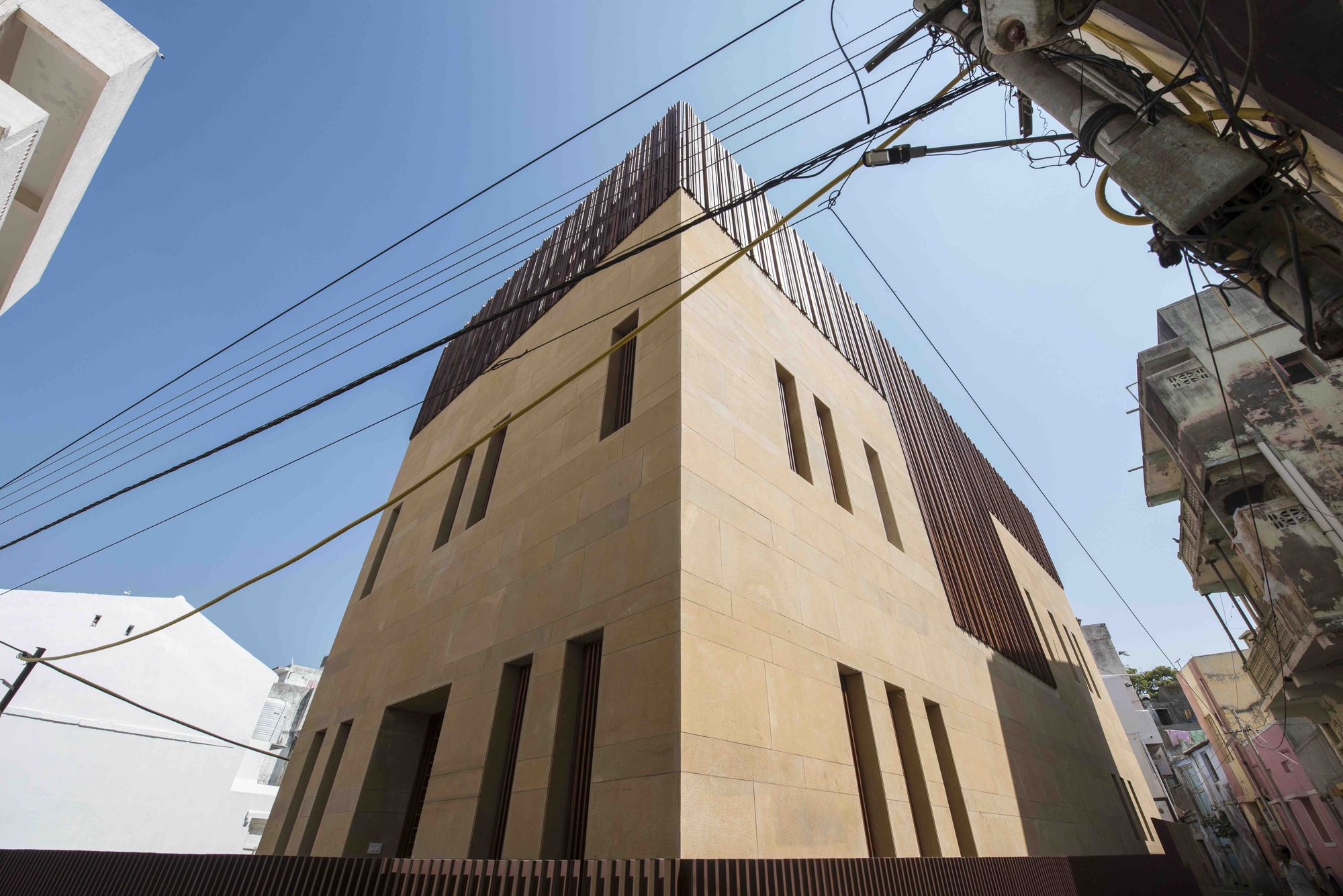 Gallery of MANDVI House / SPASM Design Architects - 7