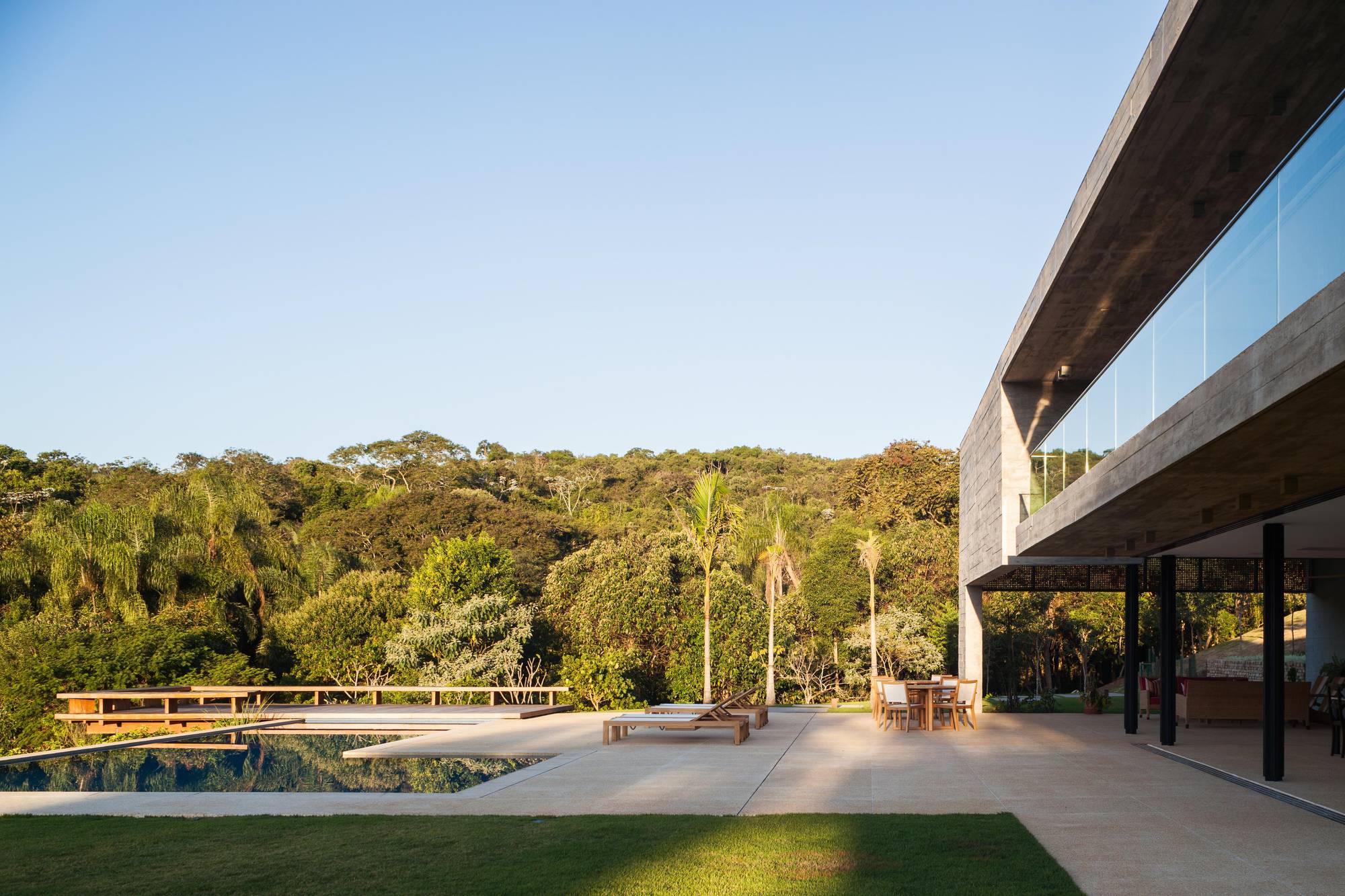 Gallery of LG House / Reinach Mendonça Arquitetos Associados - 15