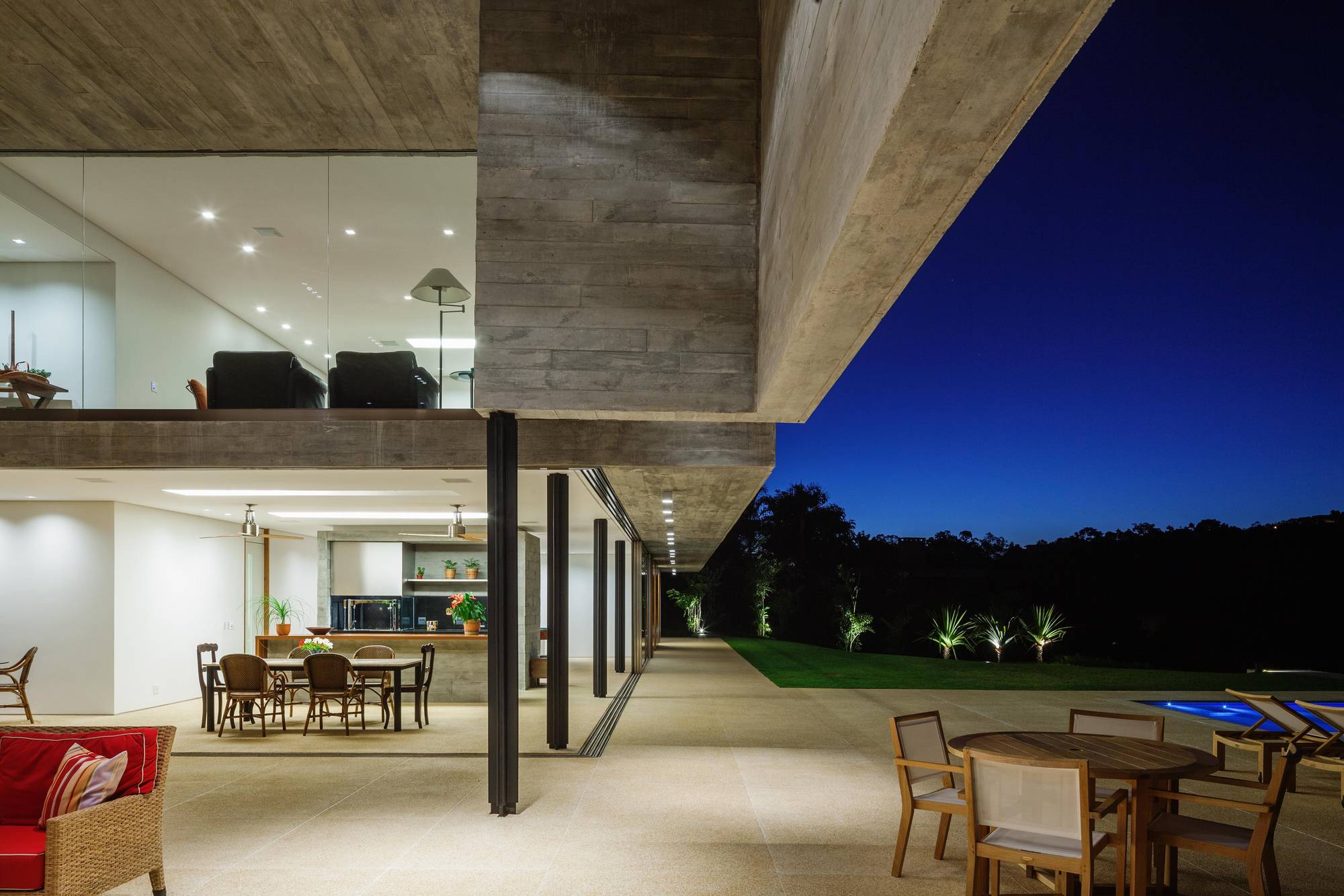 Gallery of LG House / Reinach Mendonça Arquitetos Associados - 11