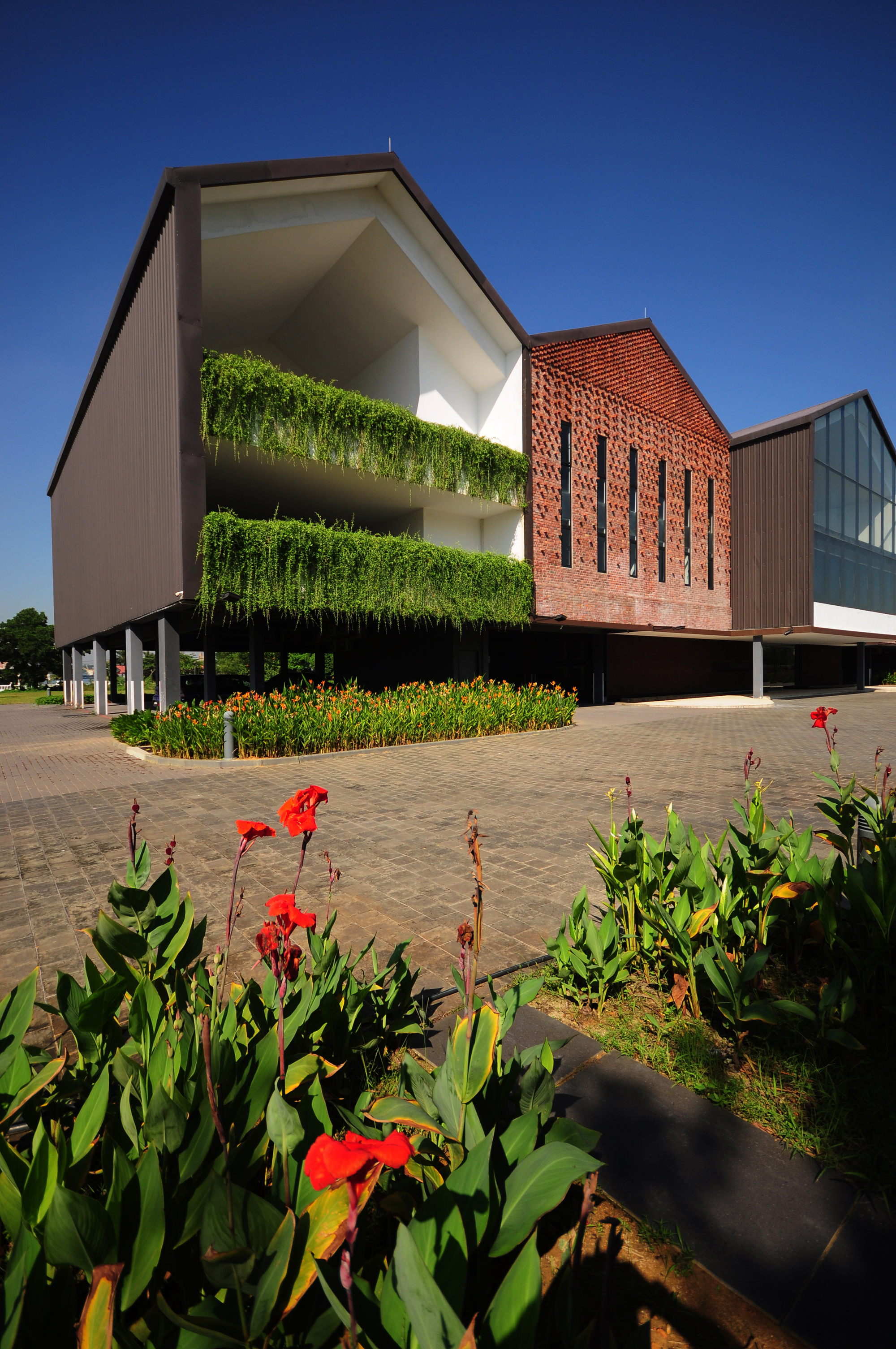 Gallery of A Series of Barns / L Architects - 9