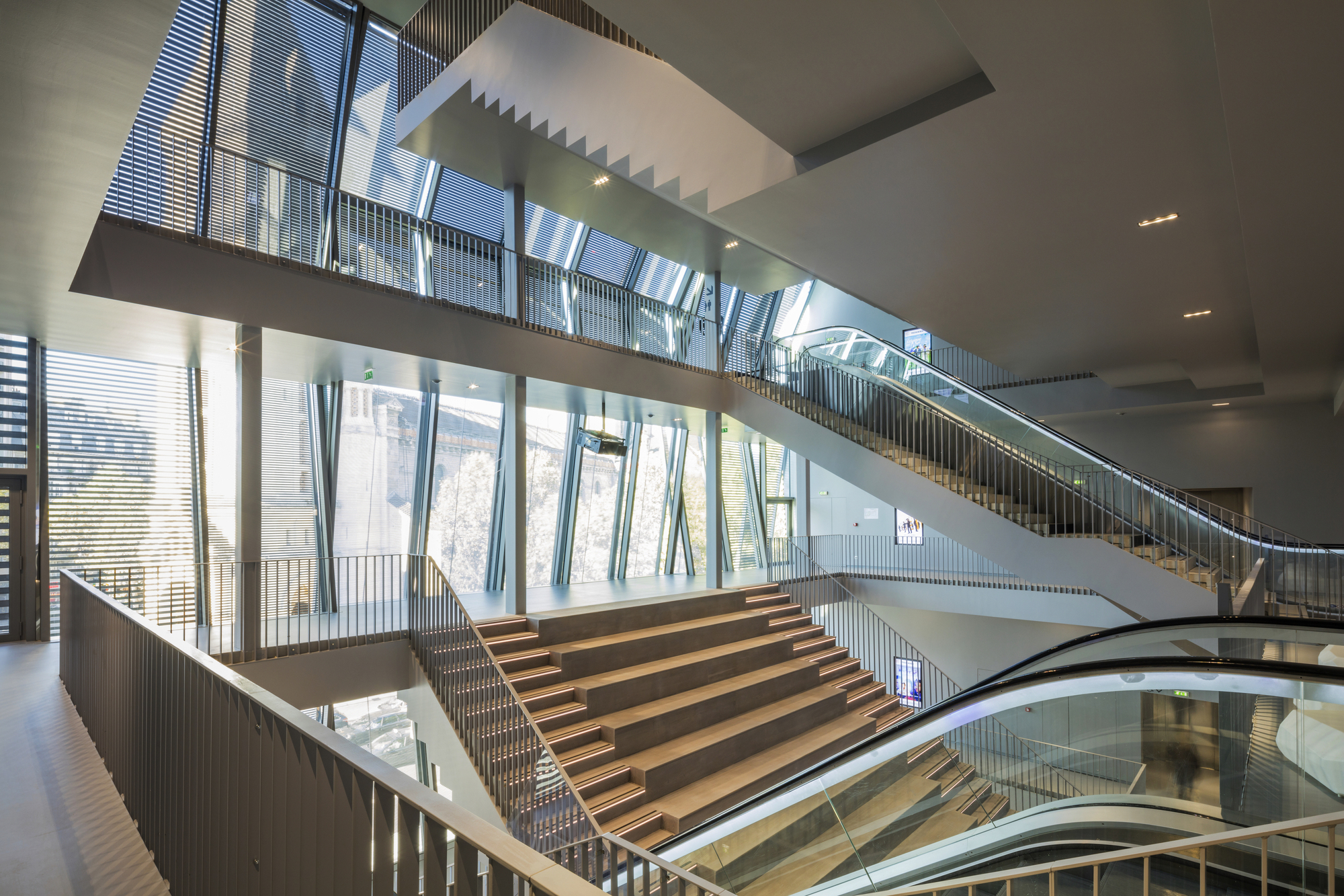 Gallery of Gaumont-Pathé Alésia Cinemas / Manuelle Gautrand Architecture - 11