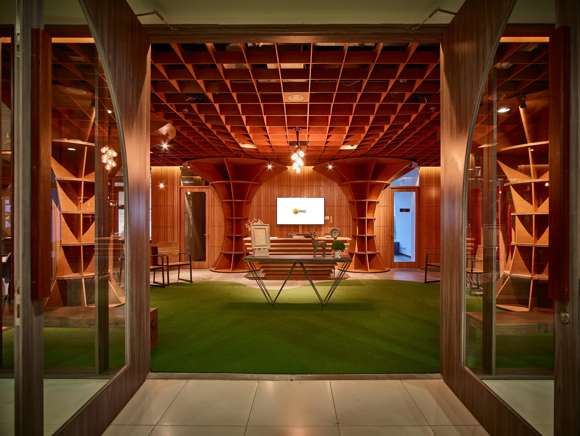Gallery of Parabolic Plywood Office / Realrich Architecture Workshop - 16