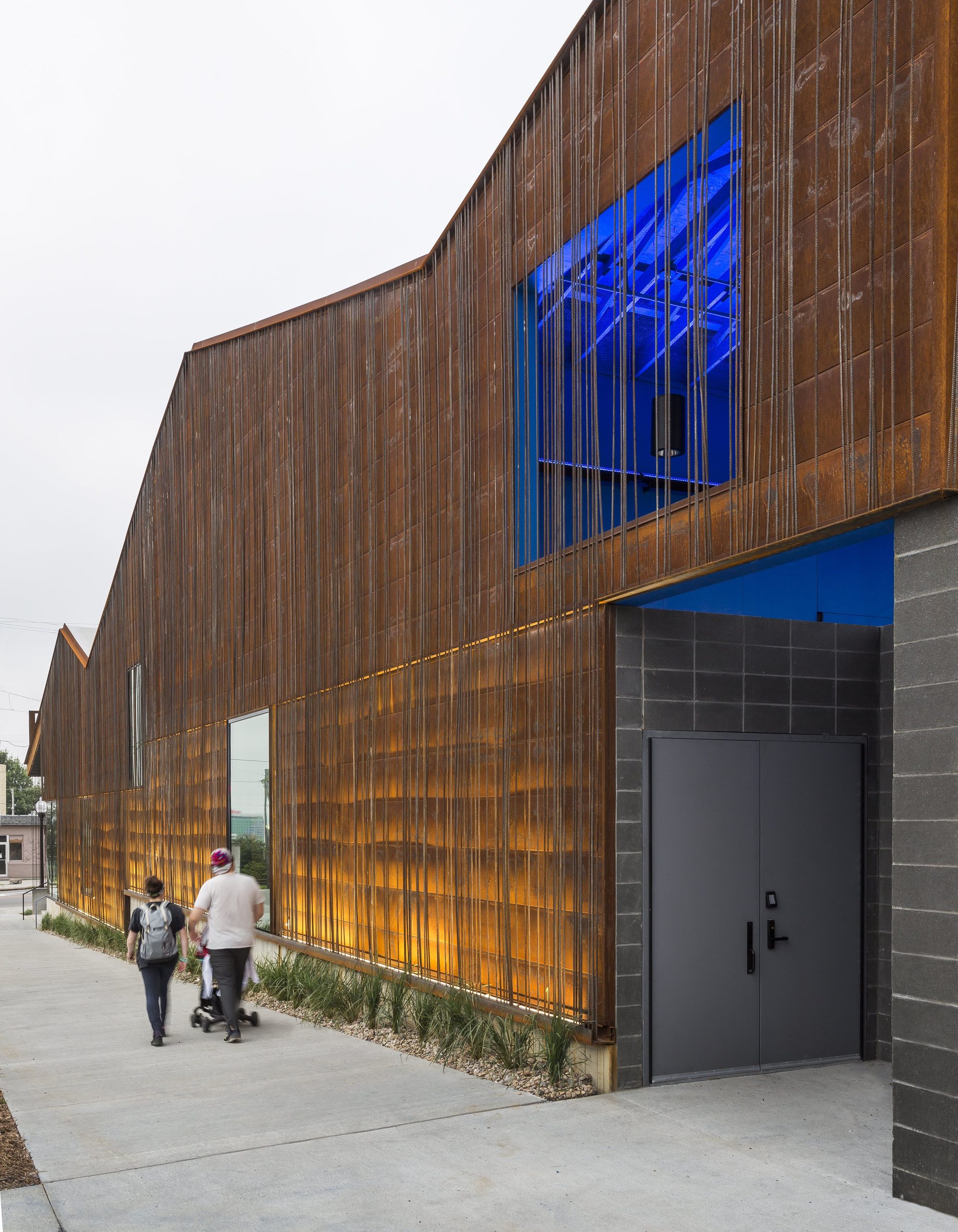 Gallery of Blue Barn Theatre & Boxcar 10 / Min | Day - 6