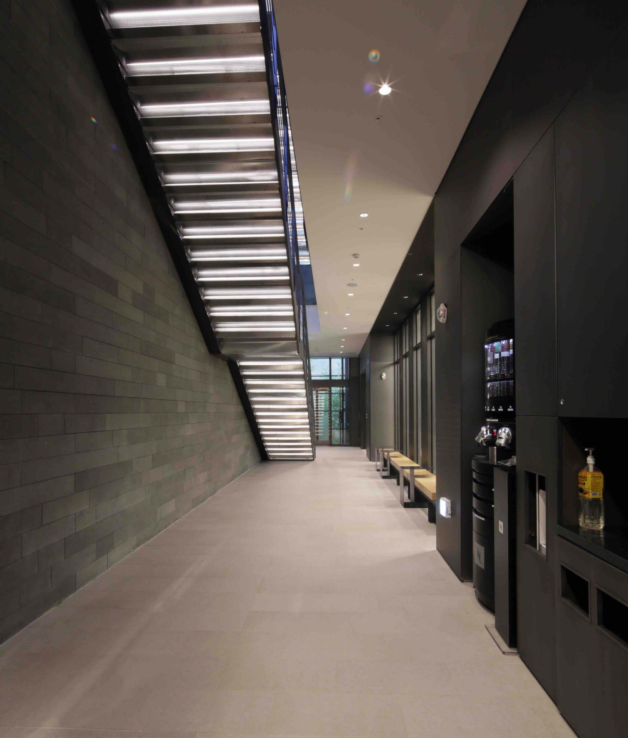 Gallery of Juno Academy / SKM Architects - 22