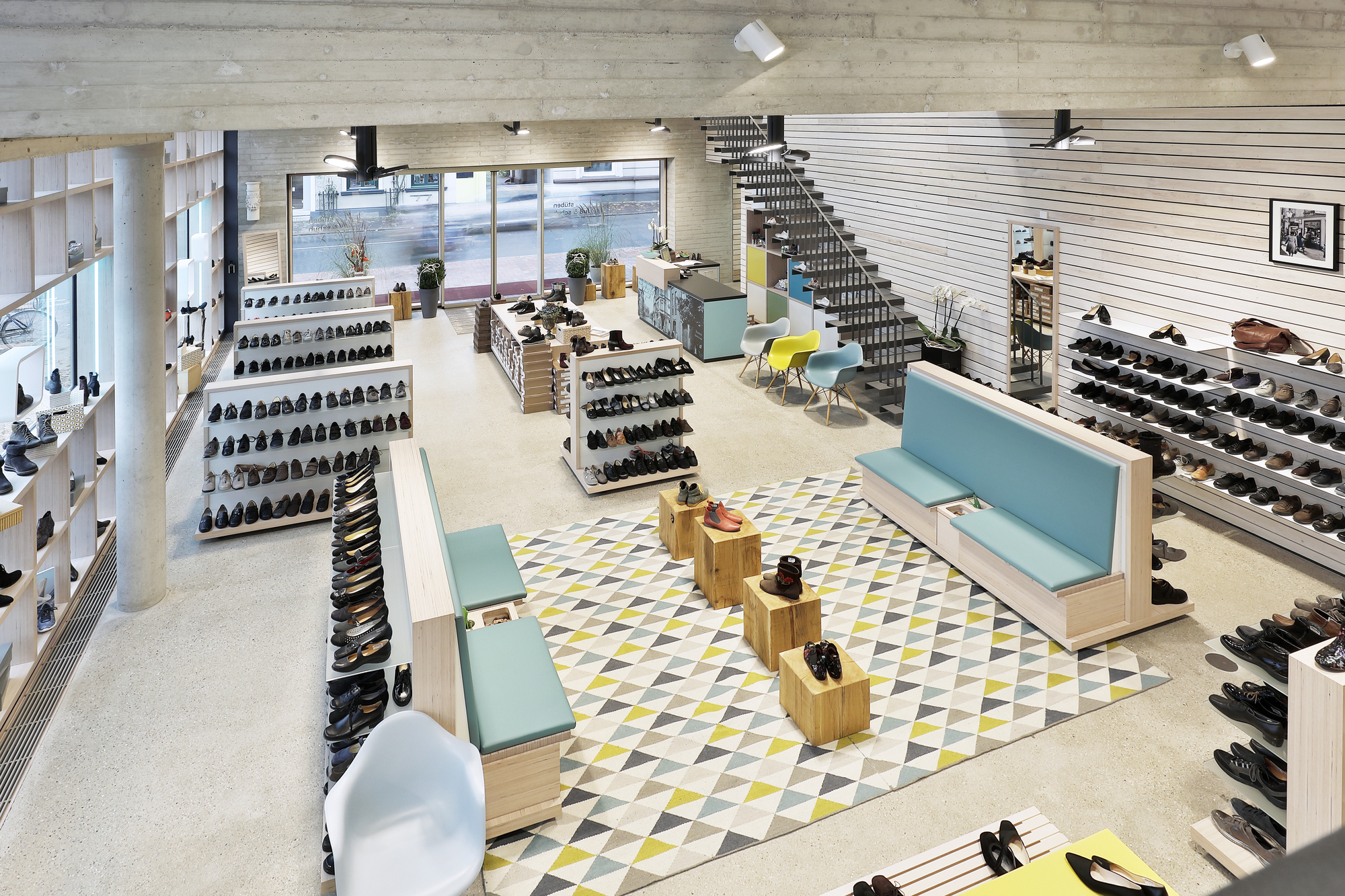 Gallery of Shoe Shelve Shop / Urban-Agency Architects + Esplant - 2