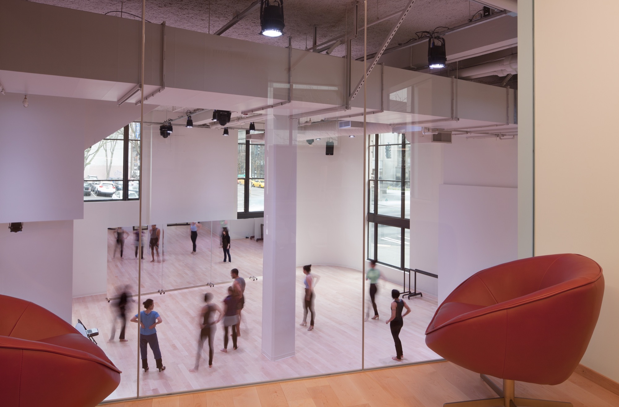 Galeria de The Studios / Graham Baba Architects - 17