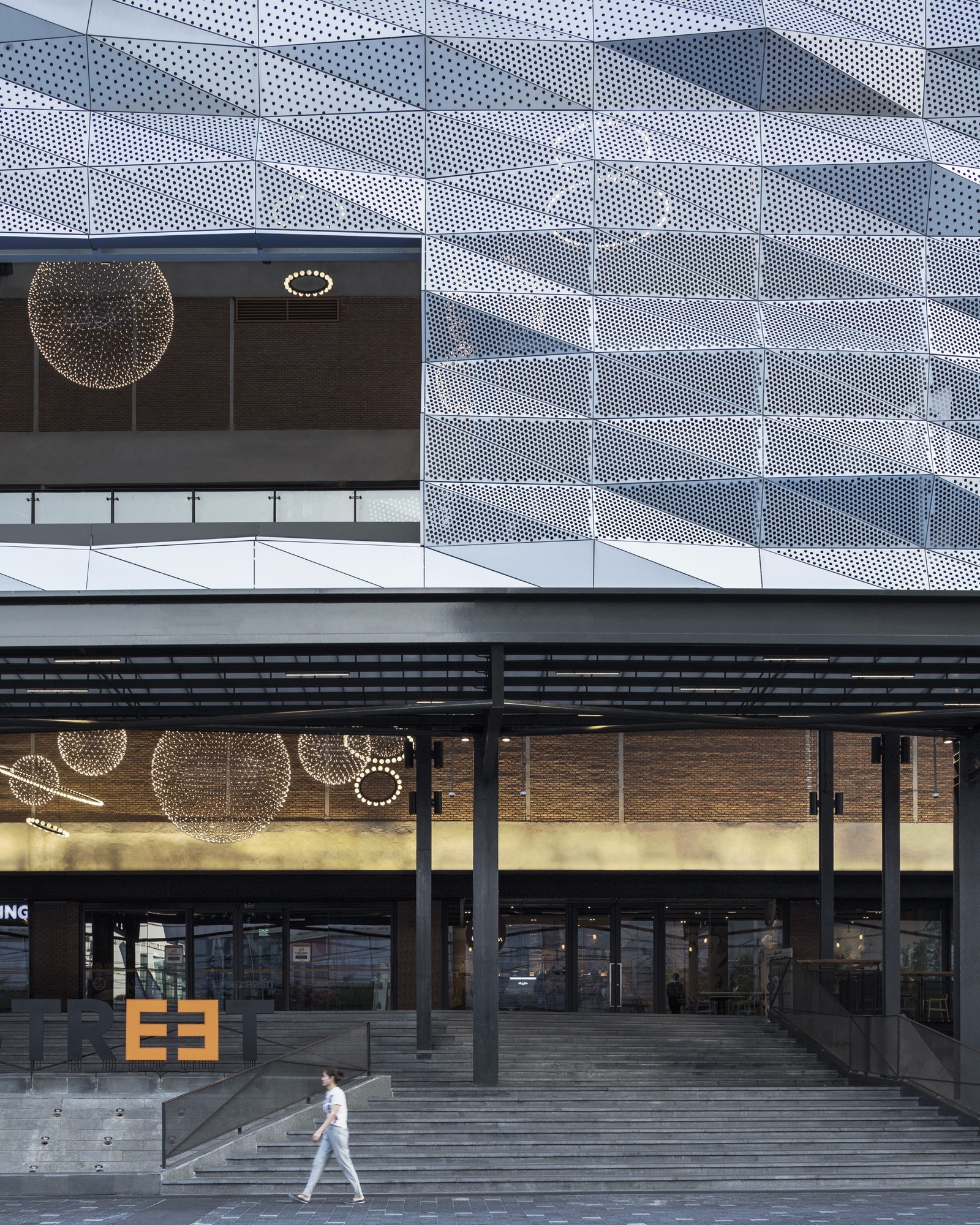 Gallery of The Street Ratchada / Architectkidd - 17