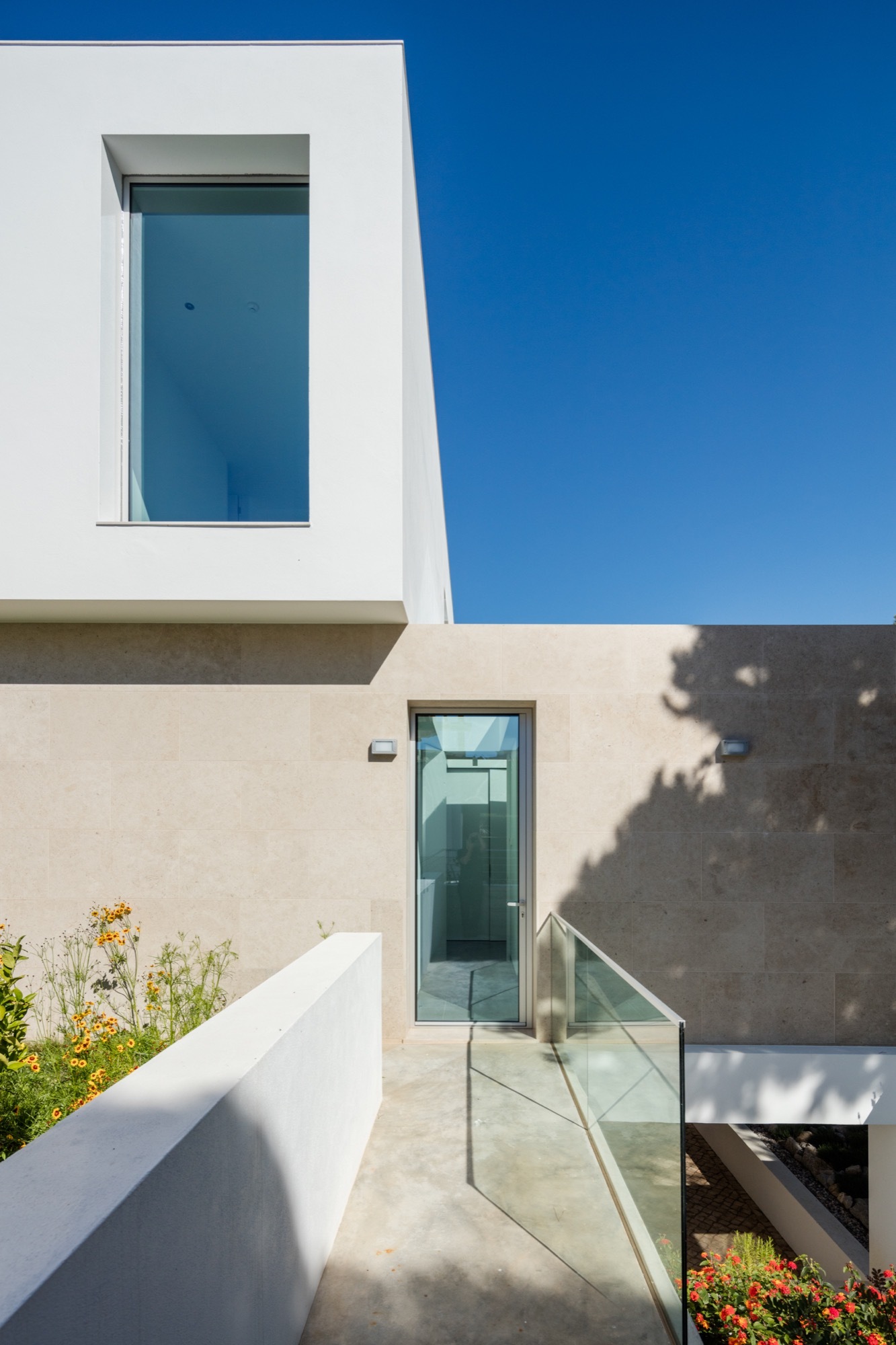 Galeria de Casa Obidos / Russell Jones Architects + RSM arquitecto - 14