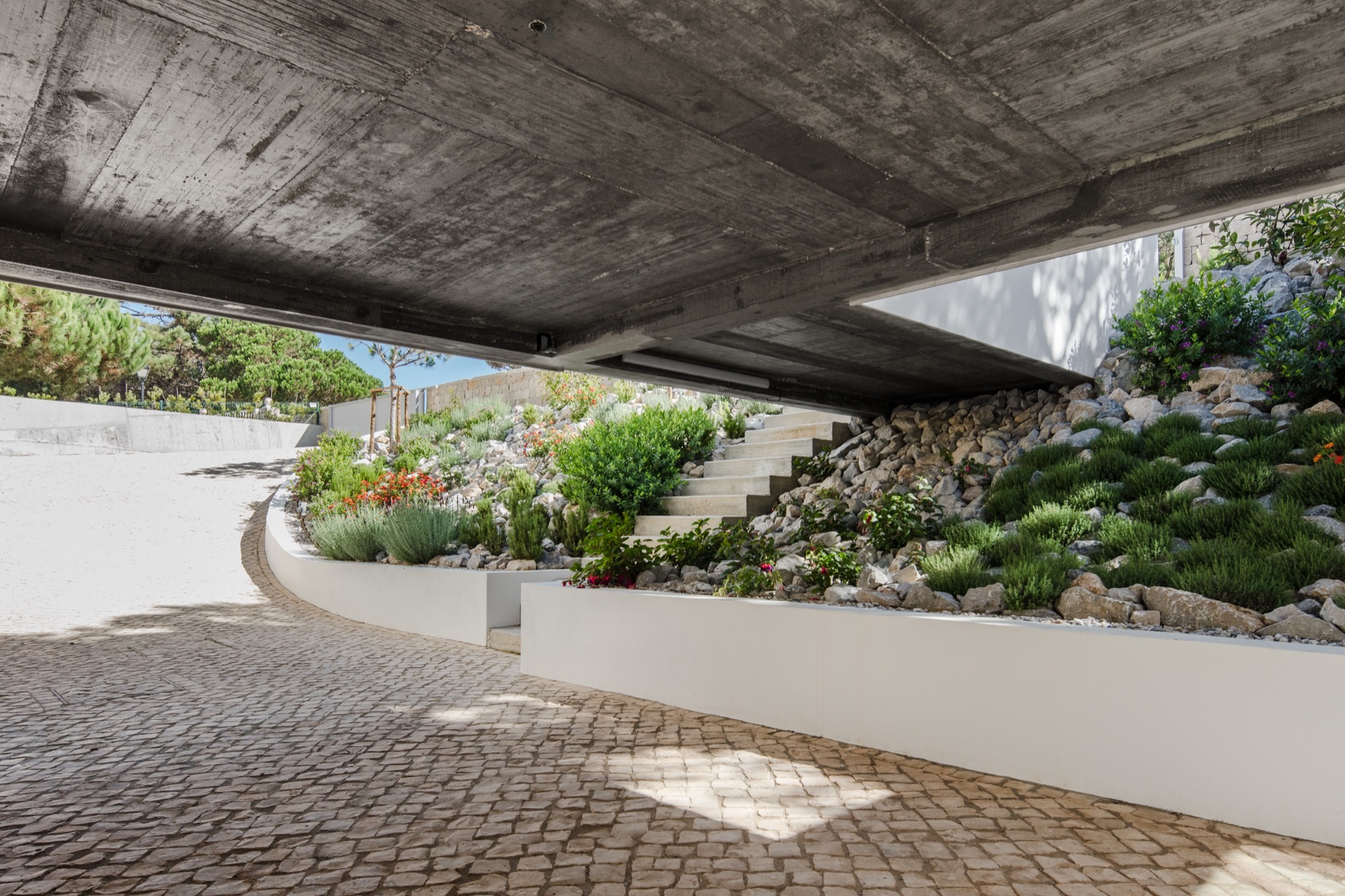 Galeria de Casa Obidos / Russell Jones Architects + RSM arquitecto - 20