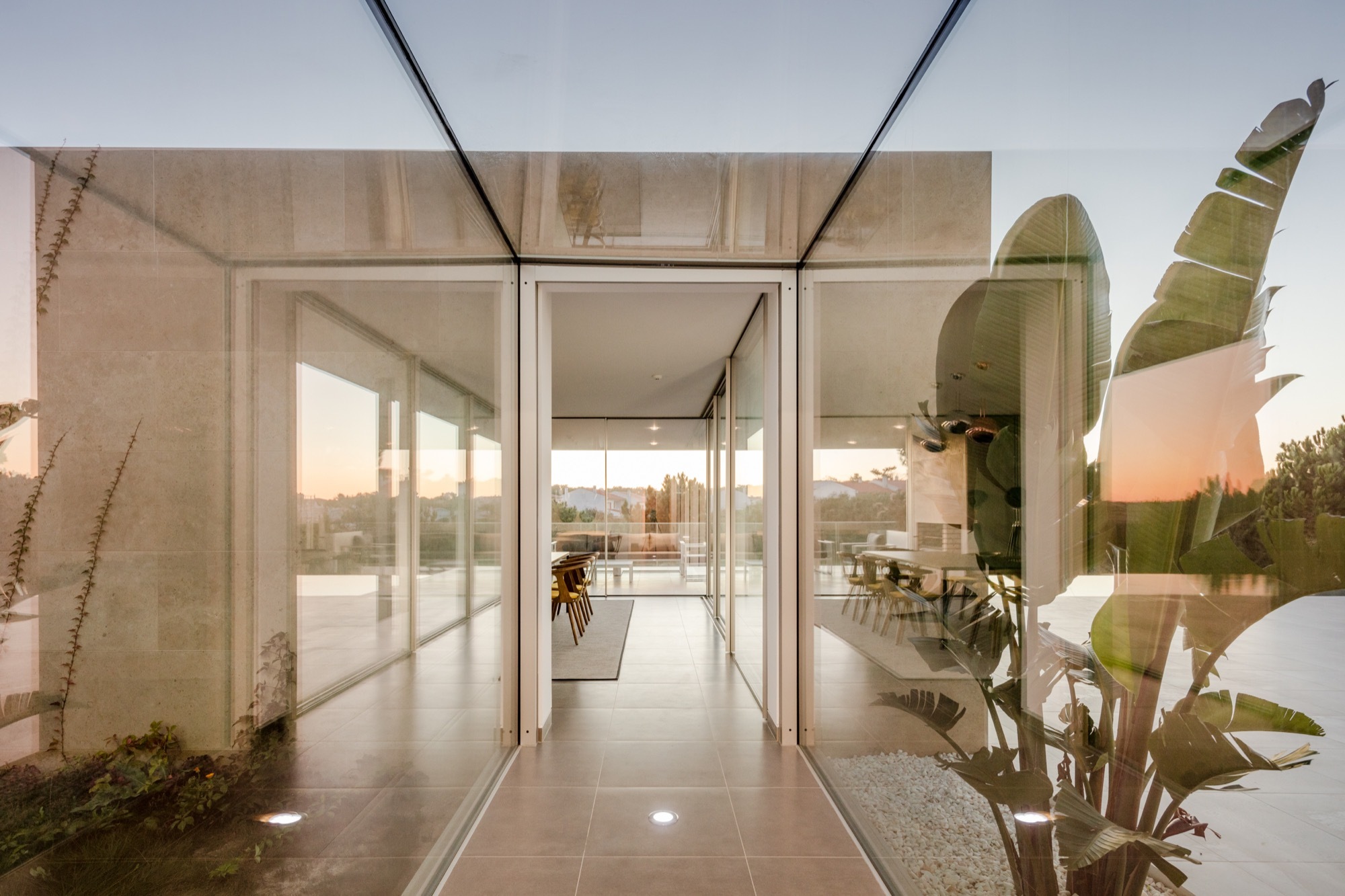 Galeria de Casa Obidos / Russell Jones Architects + RSM arquitecto - 15