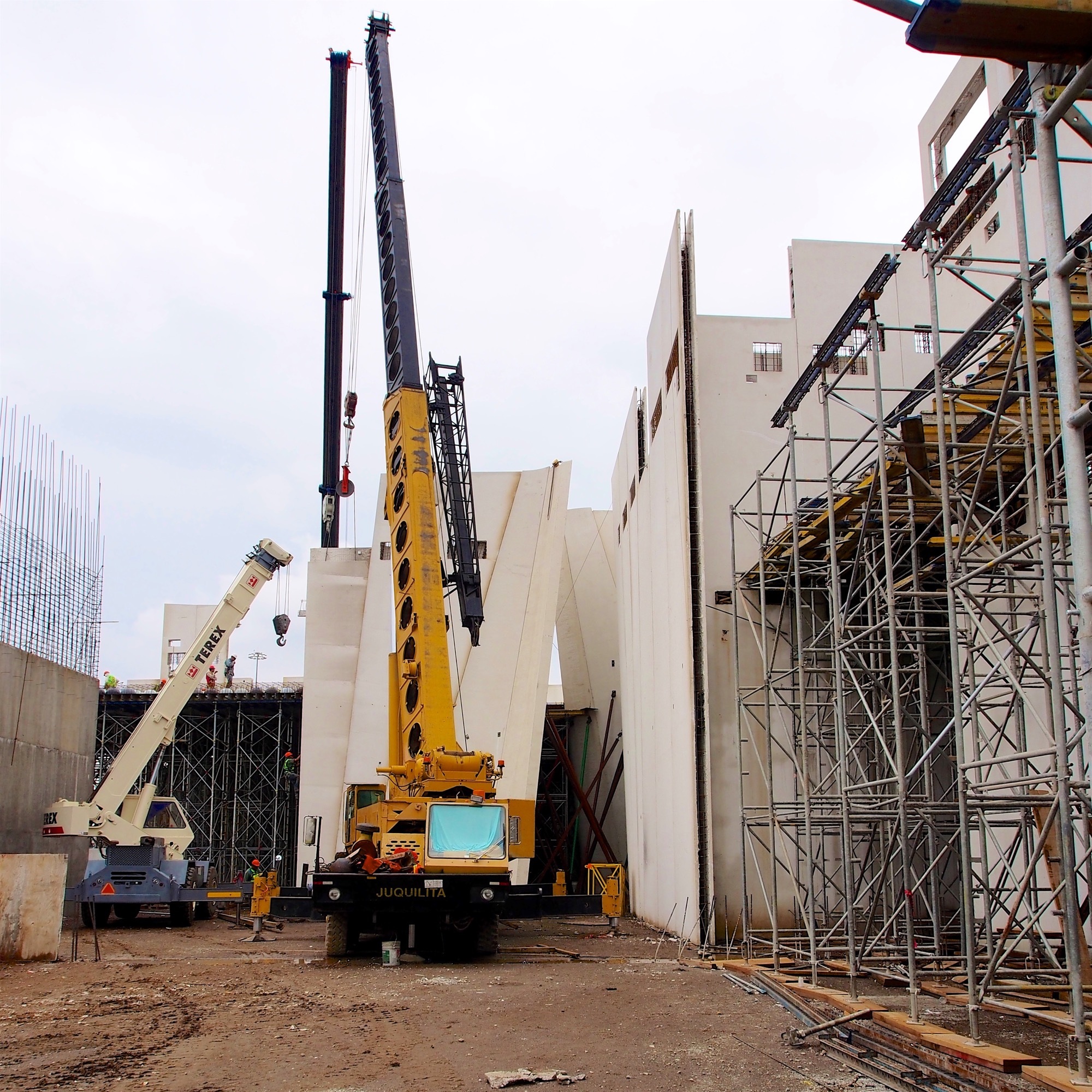 Gallery of How Architects Realized the Curving, Twisted, Slanted Walls ...