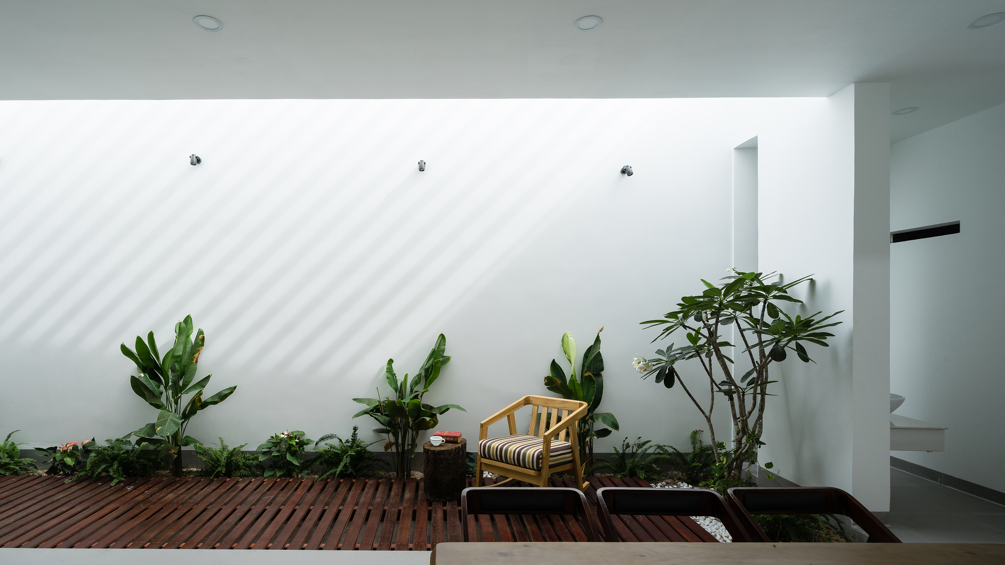 Gallery of TP House / Sawadeesign Studio - 3