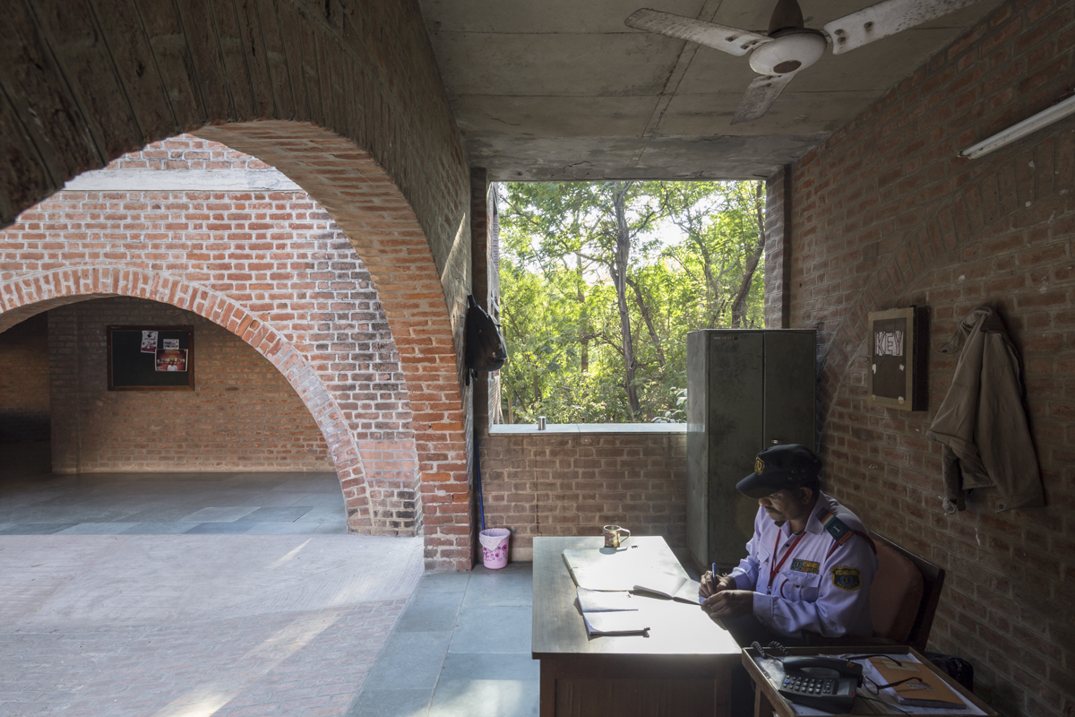Gallery of Louis Kahn's Indian Institute of Management in Ahmedabad ...