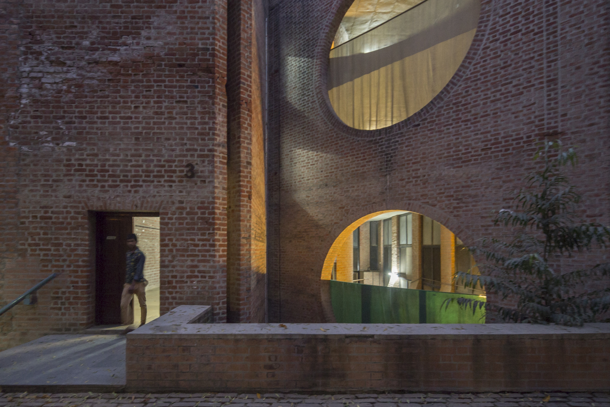 Gallery of Louis Kahn's Indian Institute of Management in Ahmedabad ...