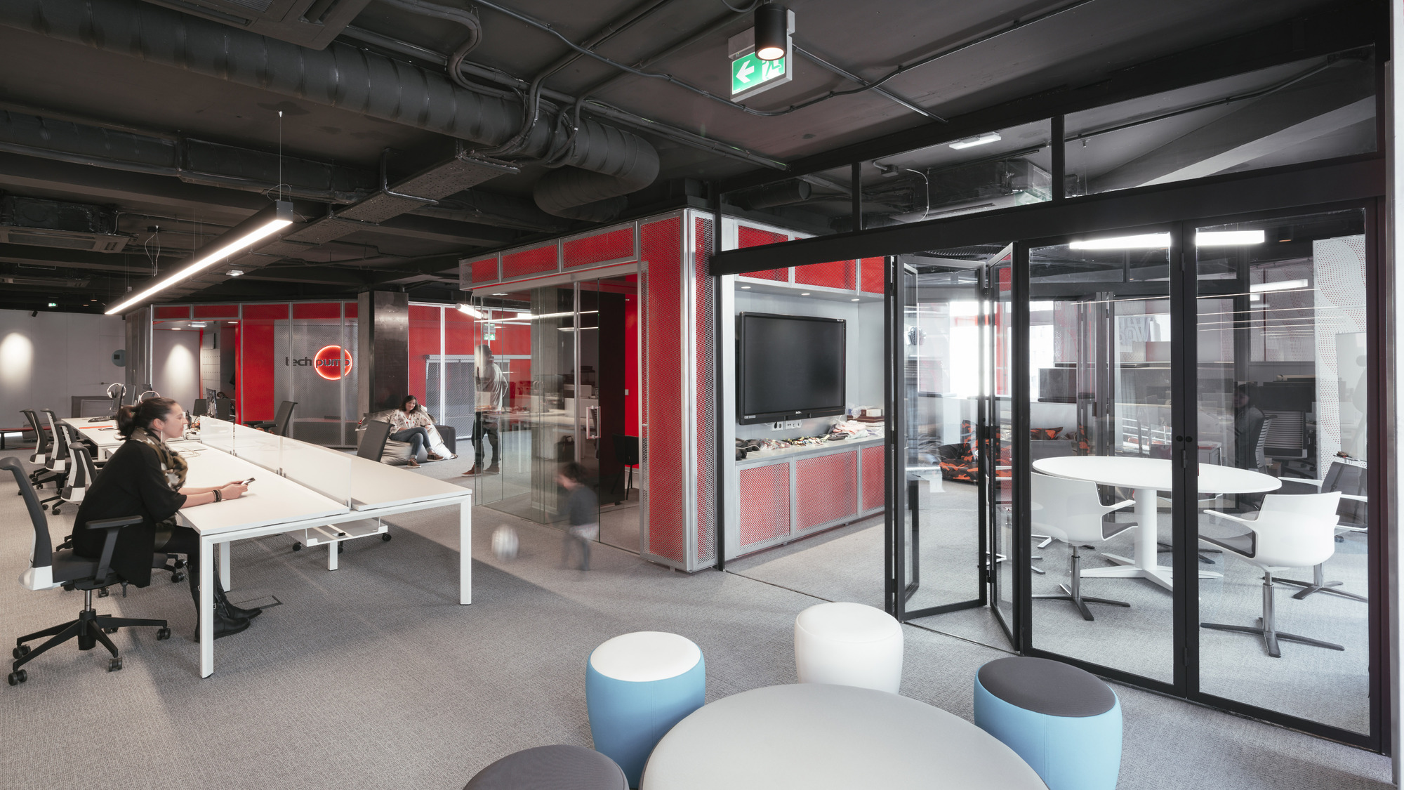 Gallery of Techpump Headquarters / Estudio Bher Arquitectos - 12