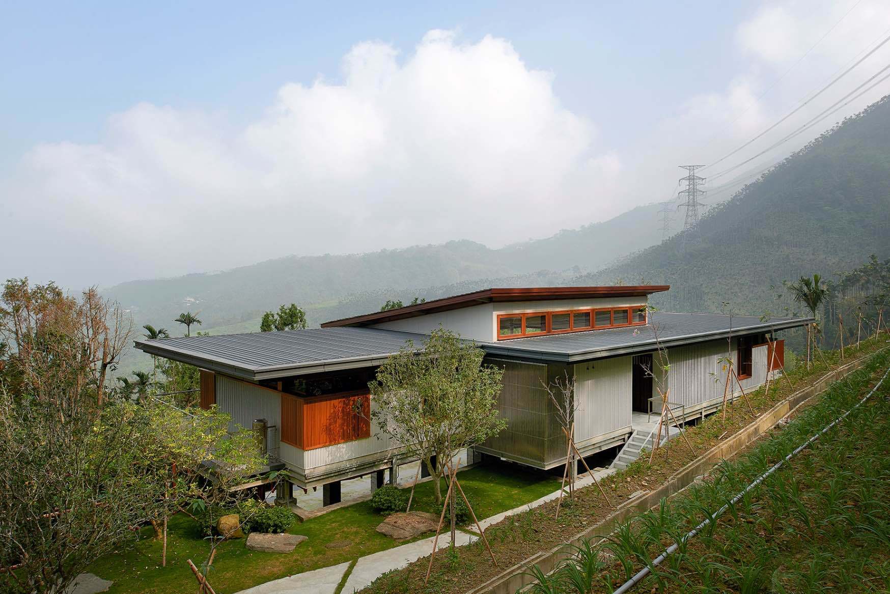 Gallery of Stilted House / Wang Hsiao-Kuei Architecture Studio - 6