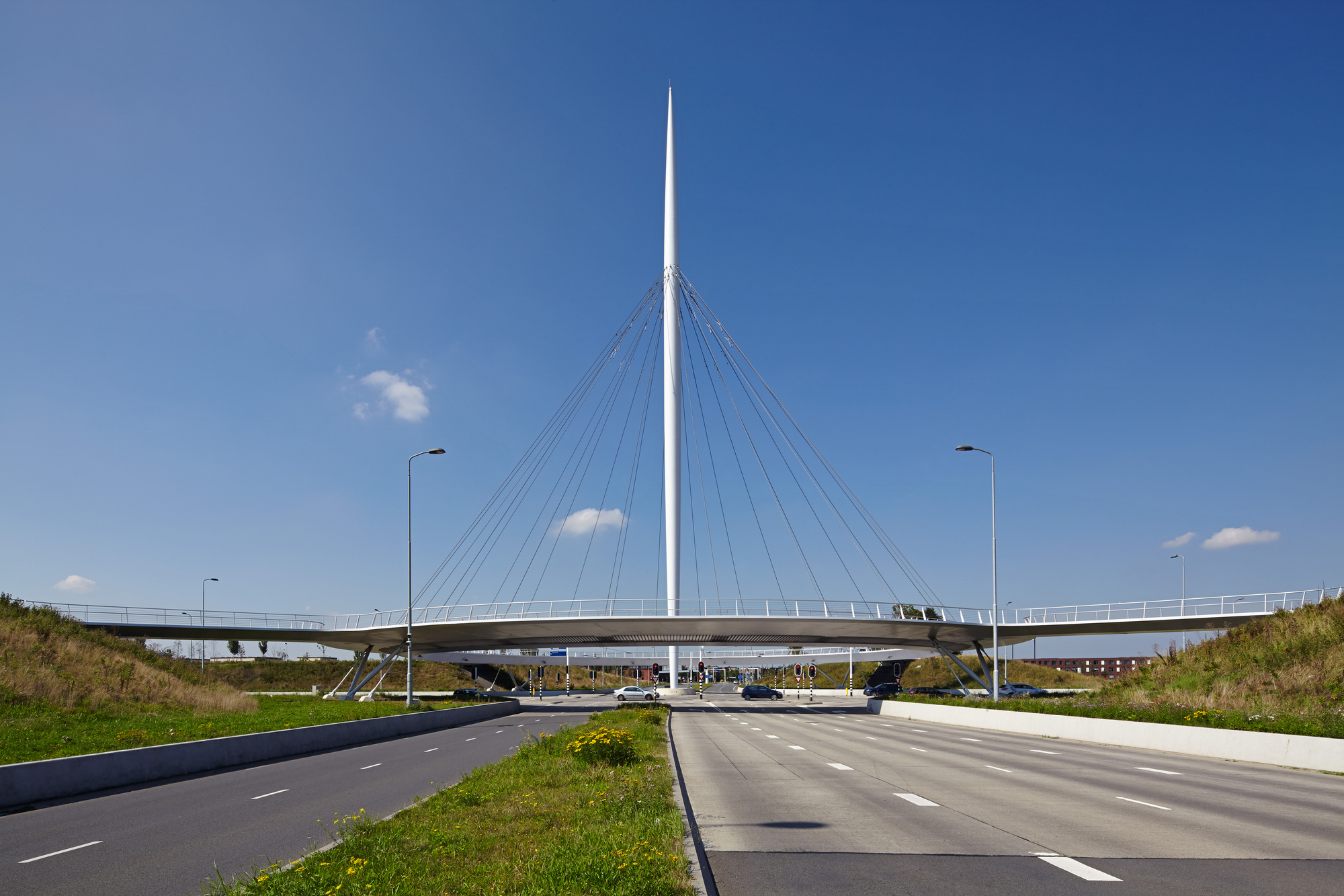 Gallery of Hovenring, Circular Cycle Bridge / ipv Delft - 22