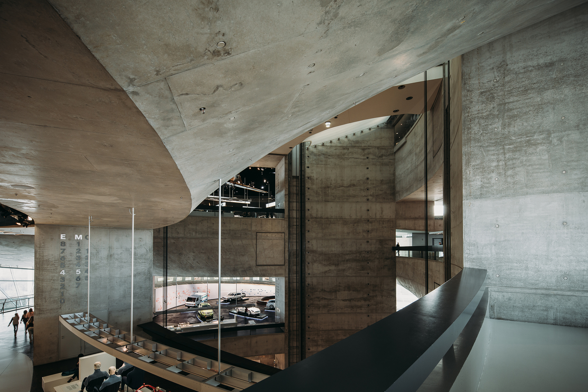 Gallery of Mercedes-Benz Museum / UNStudio - 9