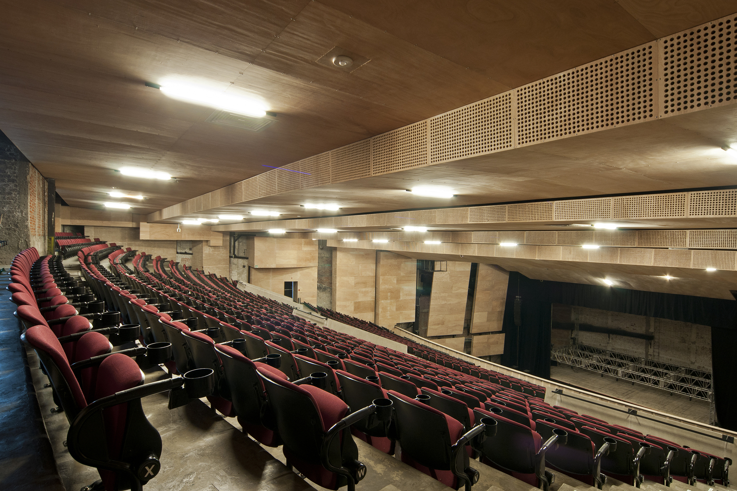 Galería de 30 Secciones de auditorios para inspirarte - 6