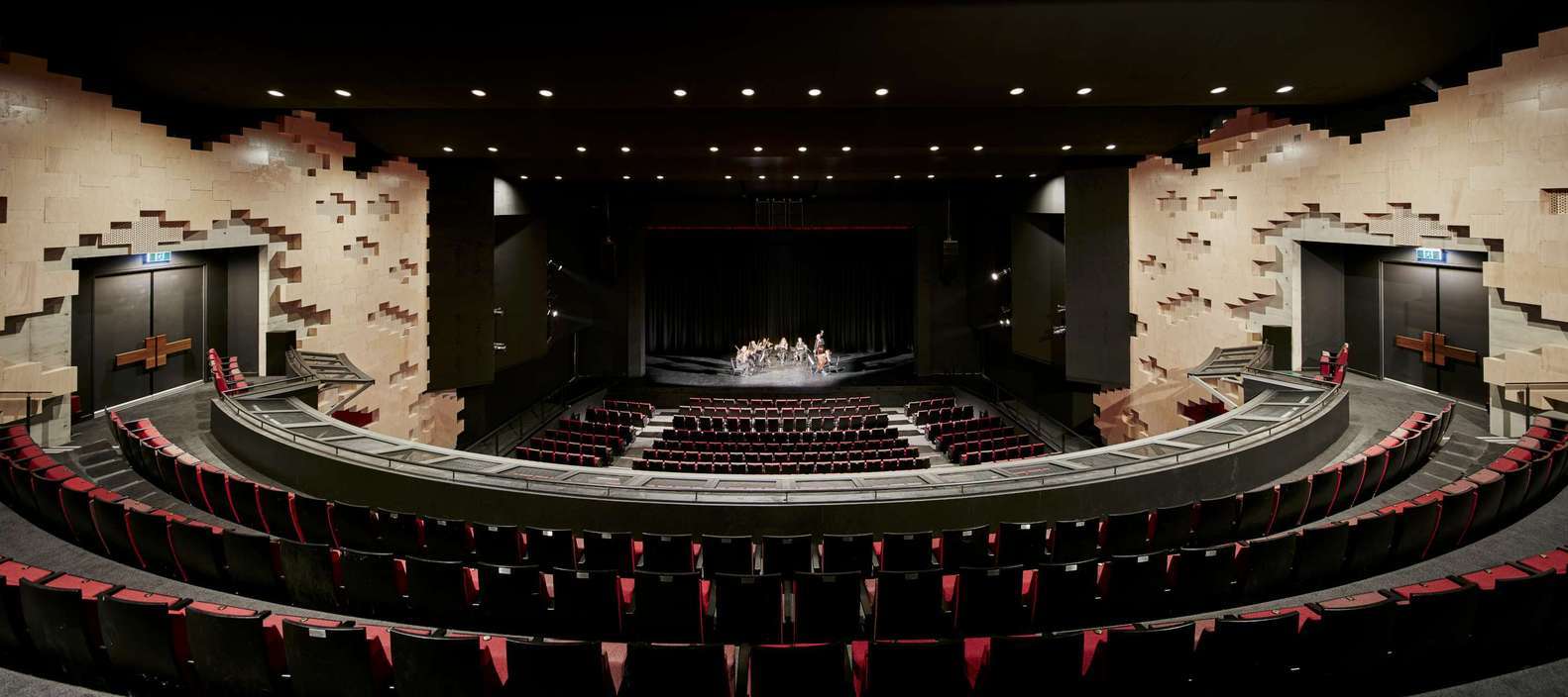Gallery of Acoustics and Auditoriums: 30 Sections to Guide Your Design - 37